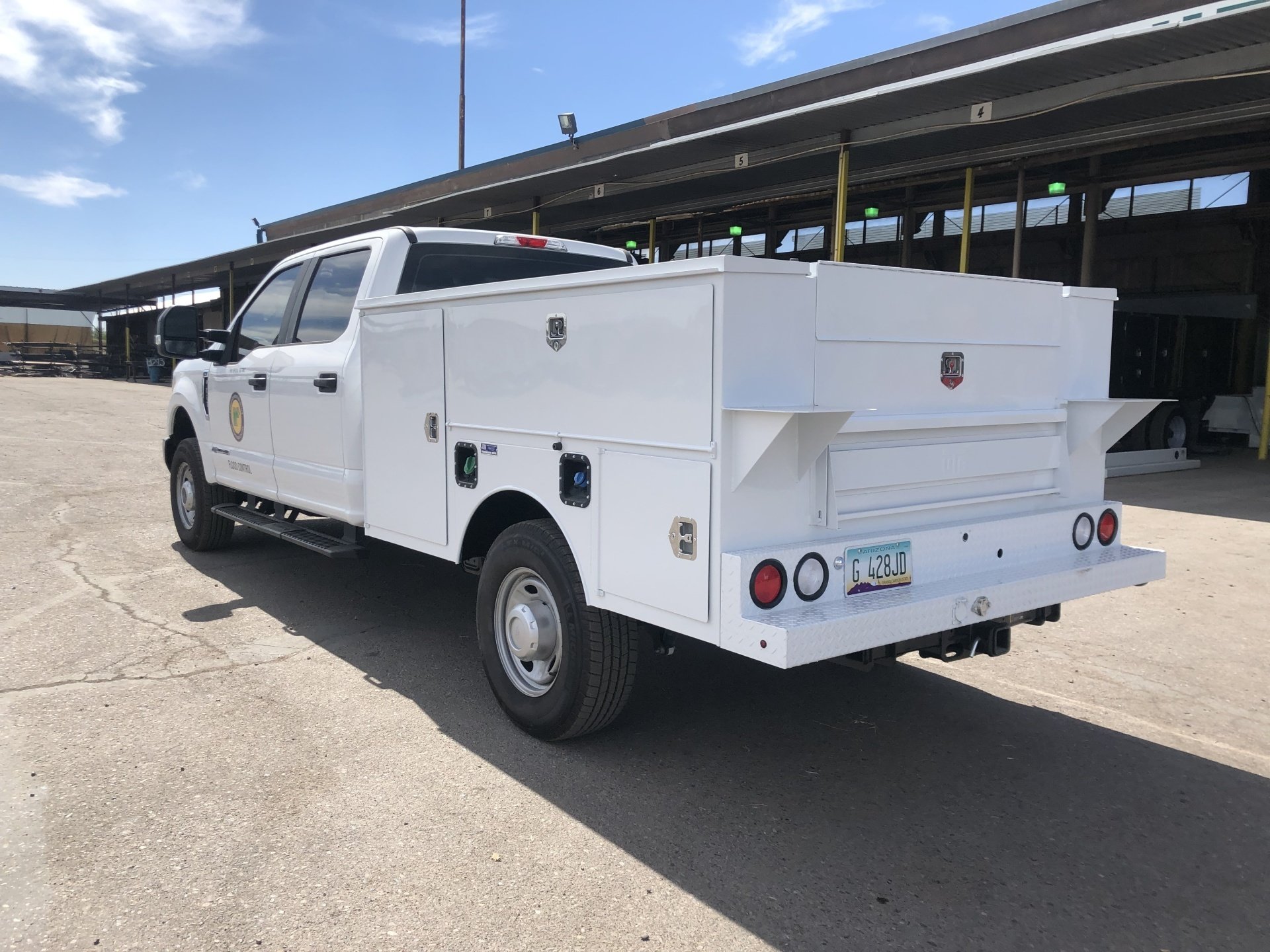 Drake Equipment | Commercial Fleet Upfitting