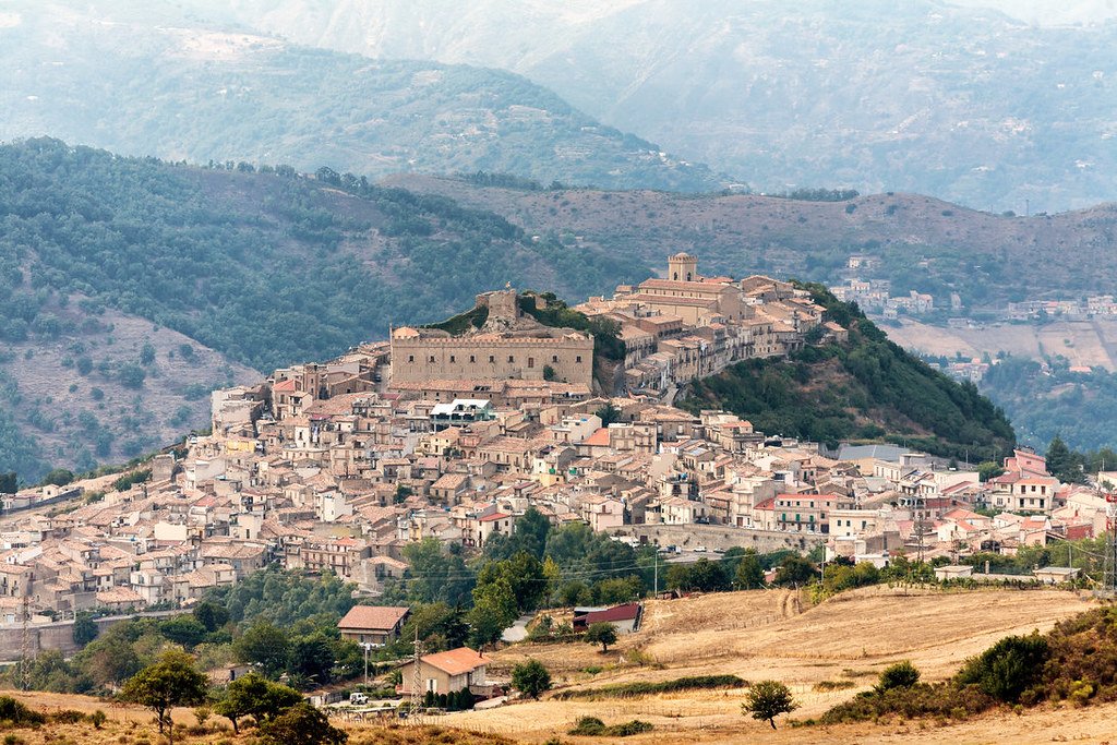 Montalbano Elicona e il castello di Federico