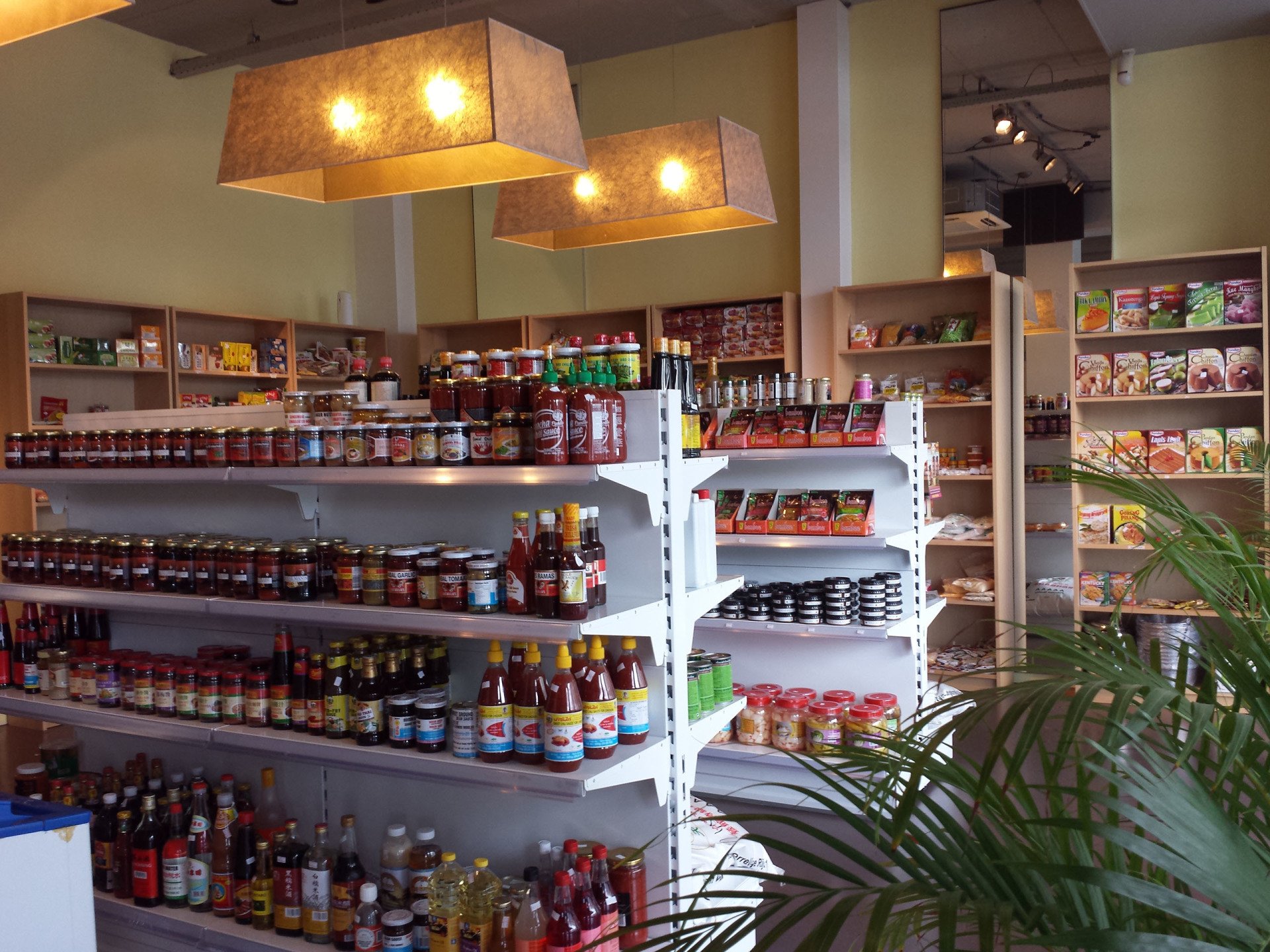 Heerlijke Indonesische snacks | Toko Yobeli Huizen