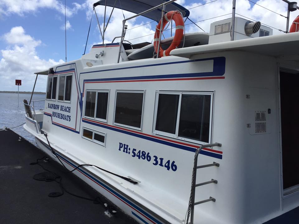 Houseboats | Rainbow Beach | Rainbow Beach Houseboats