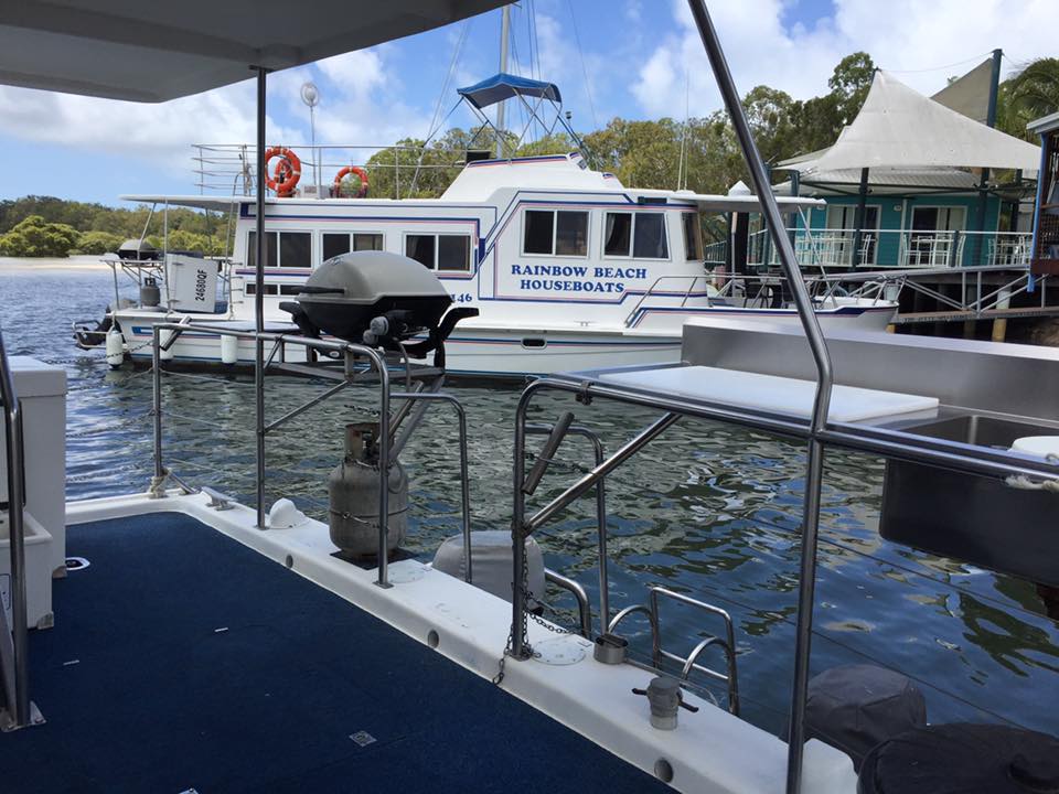 Houseboats | Rainbow Beach | Rainbow Beach Houseboats