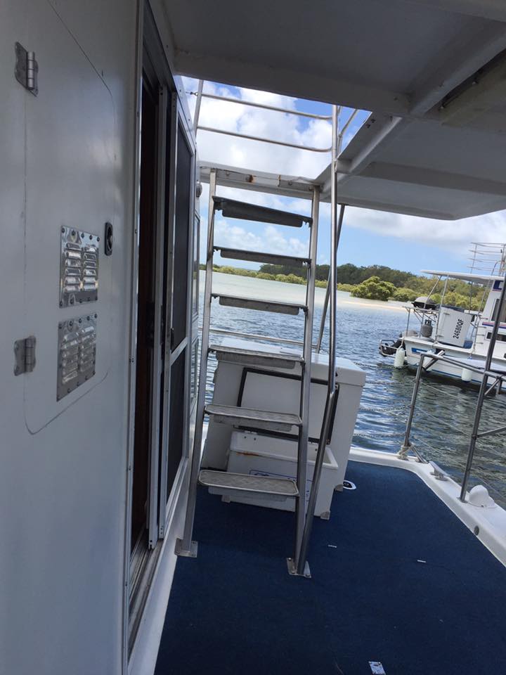 Houseboats | Rainbow Beach | Rainbow Beach Houseboats
