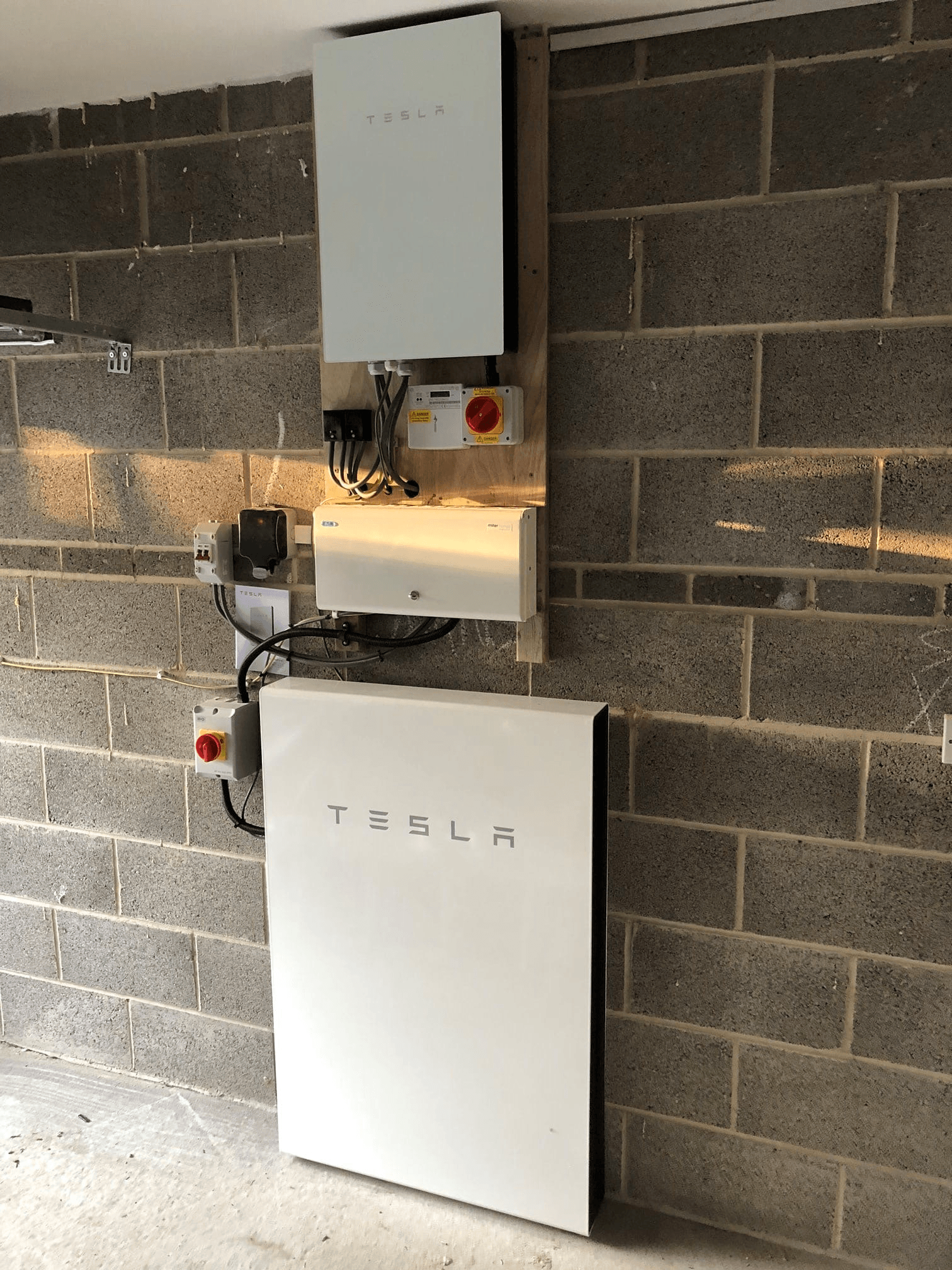 Tesla Powerwall battery fitters | Sheffield | Homeco Energy