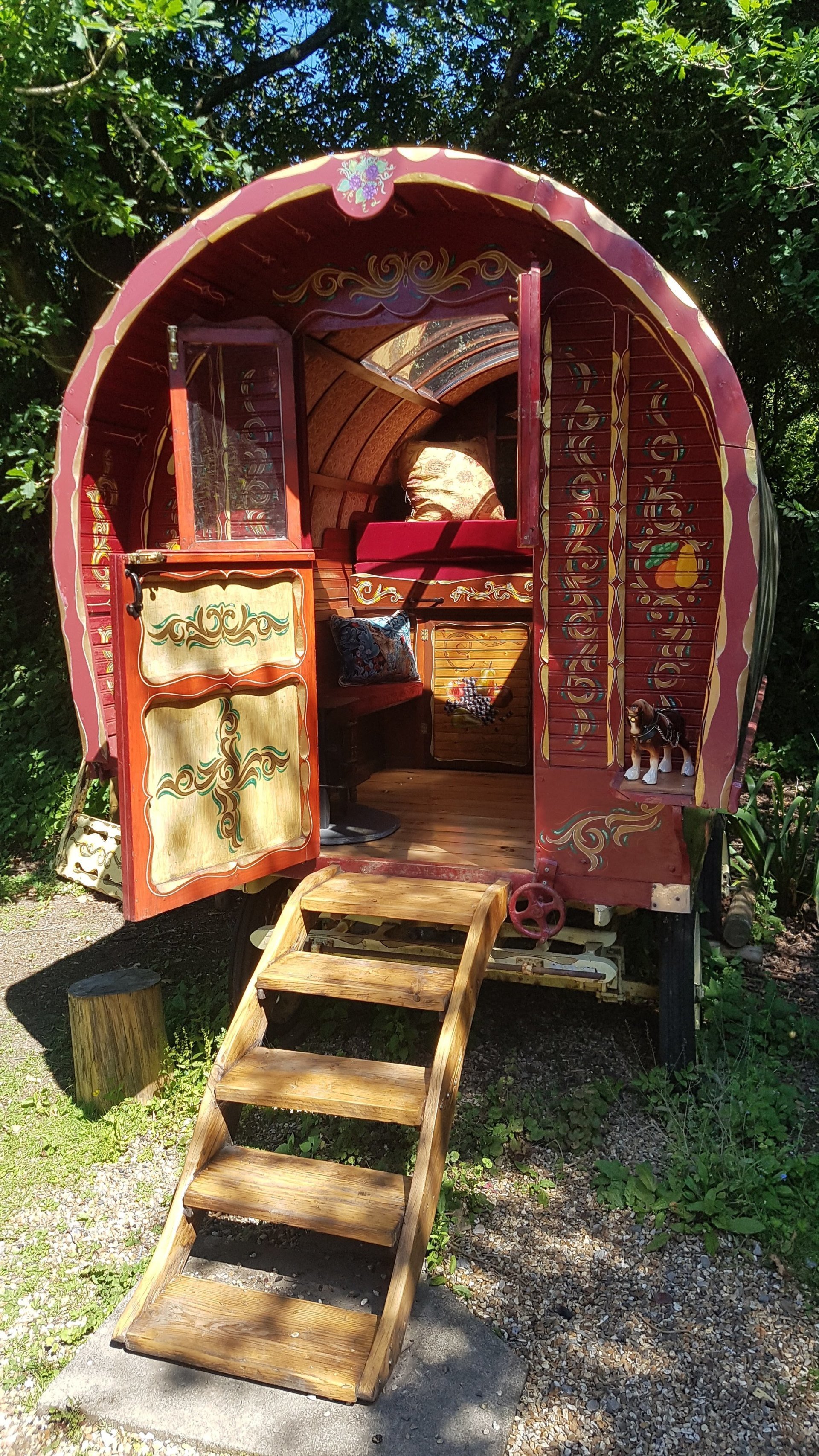 Glamping, Tree Houses and Camping