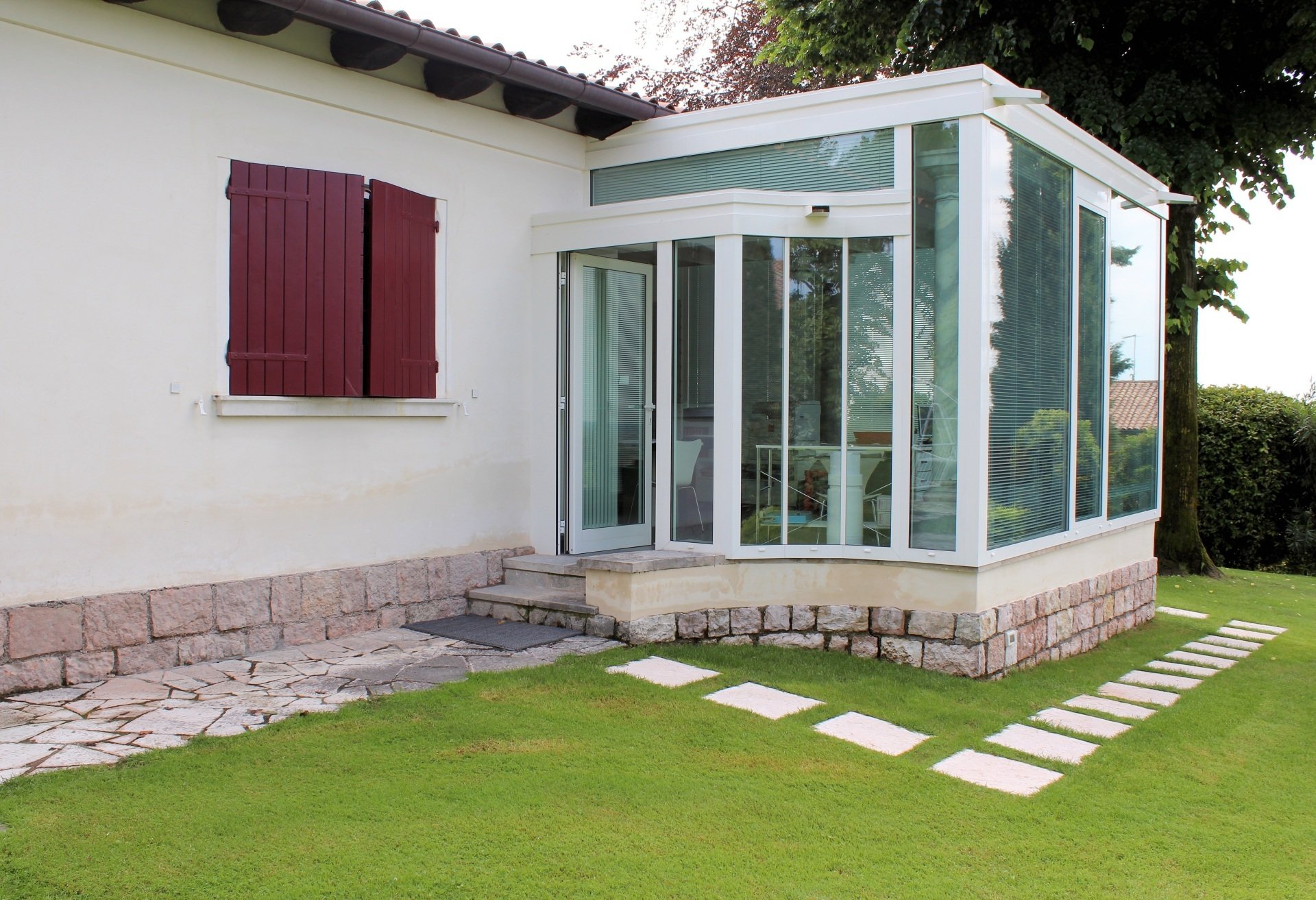 Infissi in alluminio, in PVC, in legno, zanzariere | Roccon Silvio
