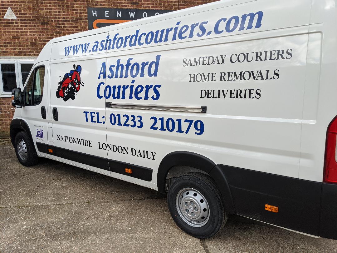 Parcel delivery by the experts at Ashford Couriers in Kent
