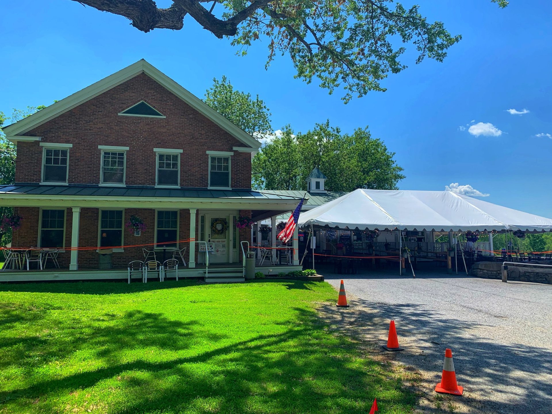 Jericho Cafe & Tavern | Restaurant in Jericho, VT 05465