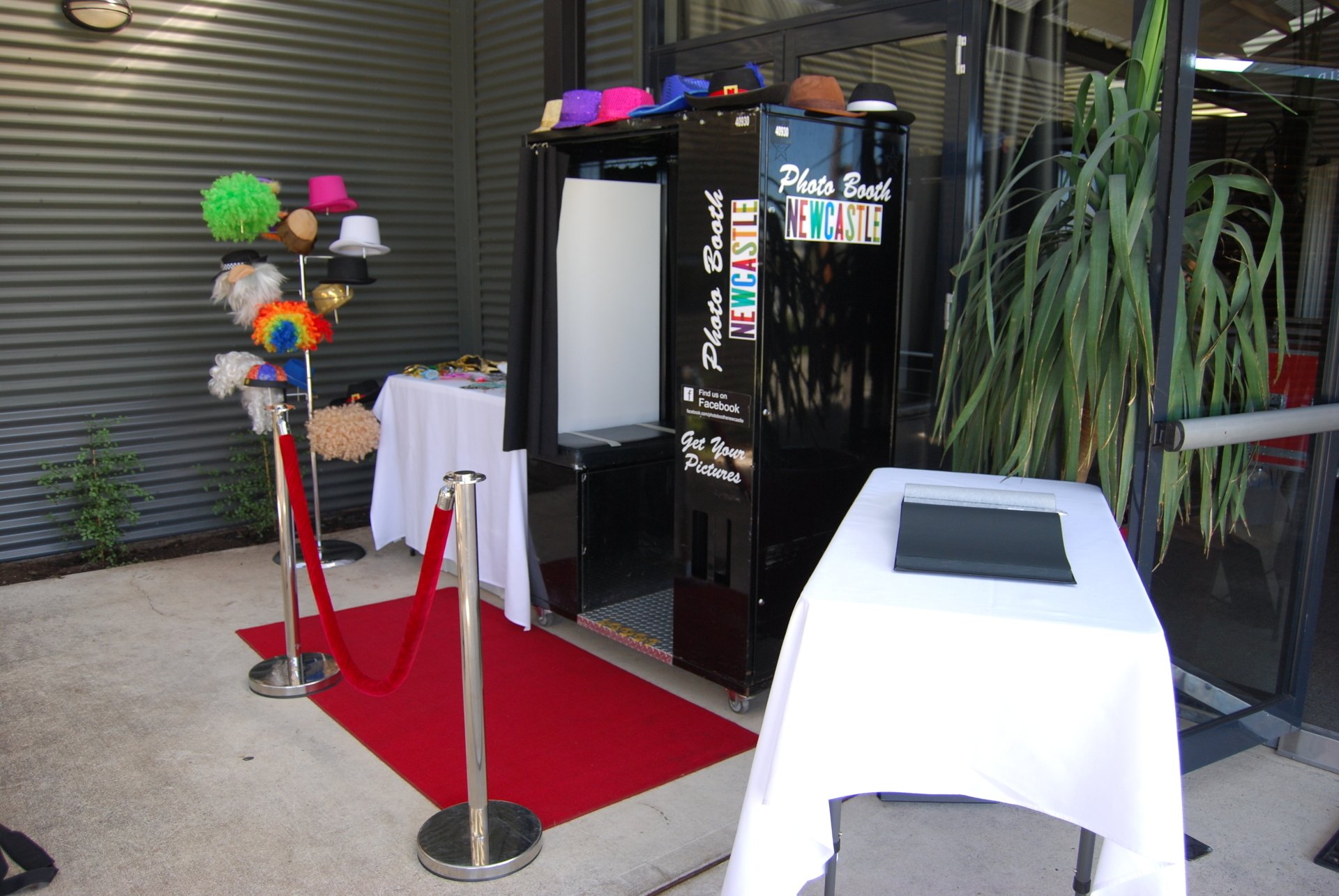 Photo Booths - Fireworks Jukebox and Popcorn Machine