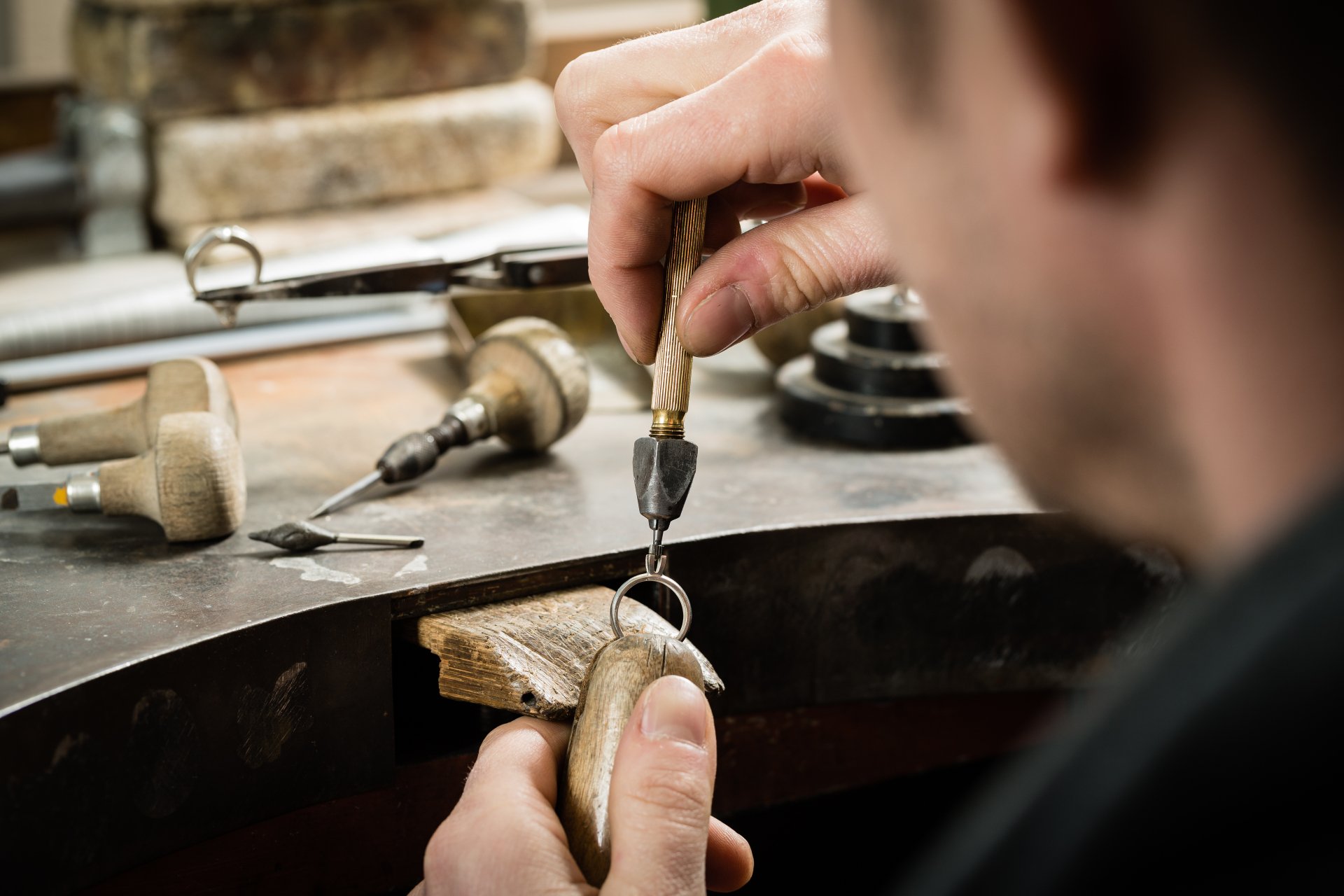 Buy & Sell Gold, Bournemouth | Mark James Goldsmiths