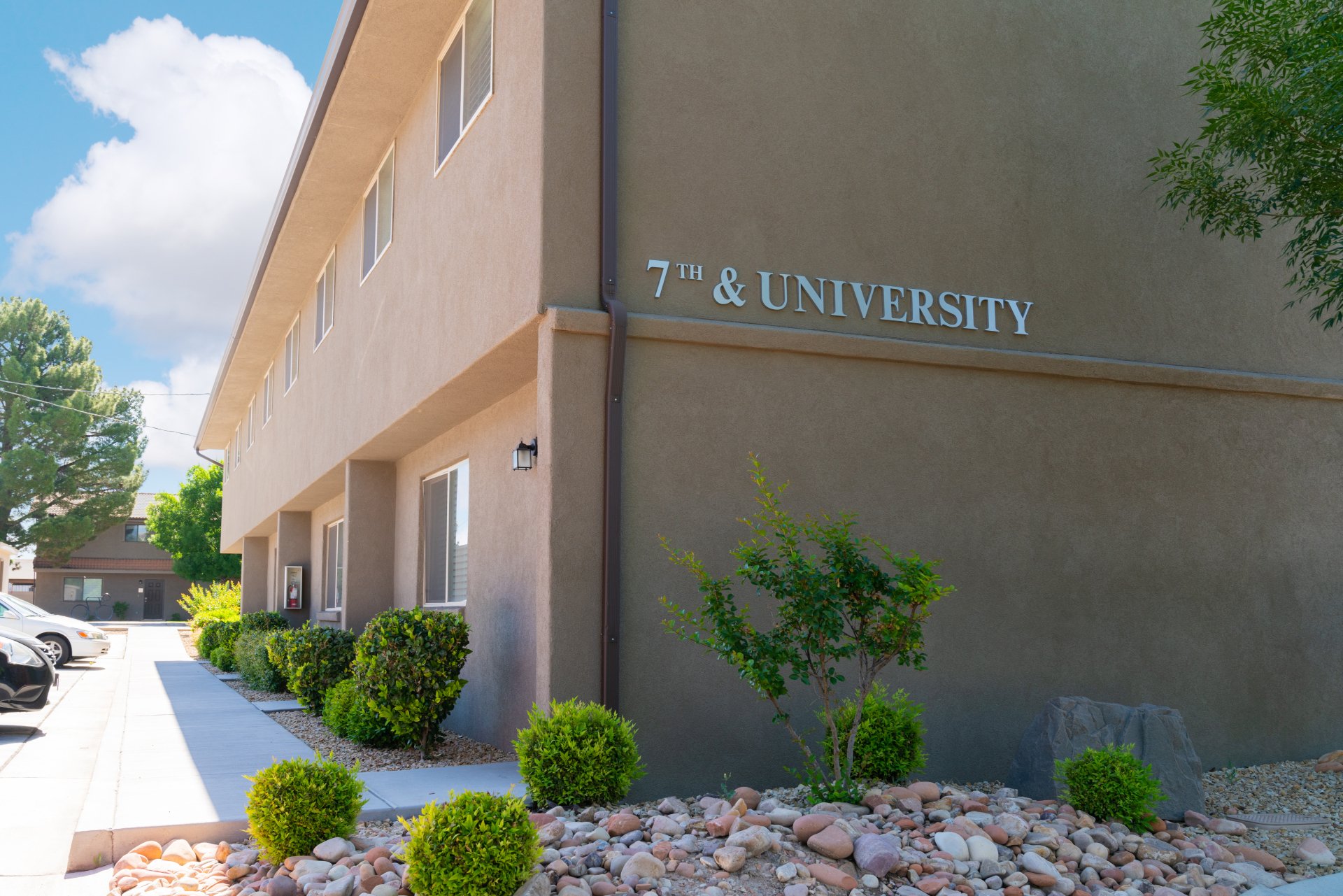 7th & University | Spacious Student Apartments