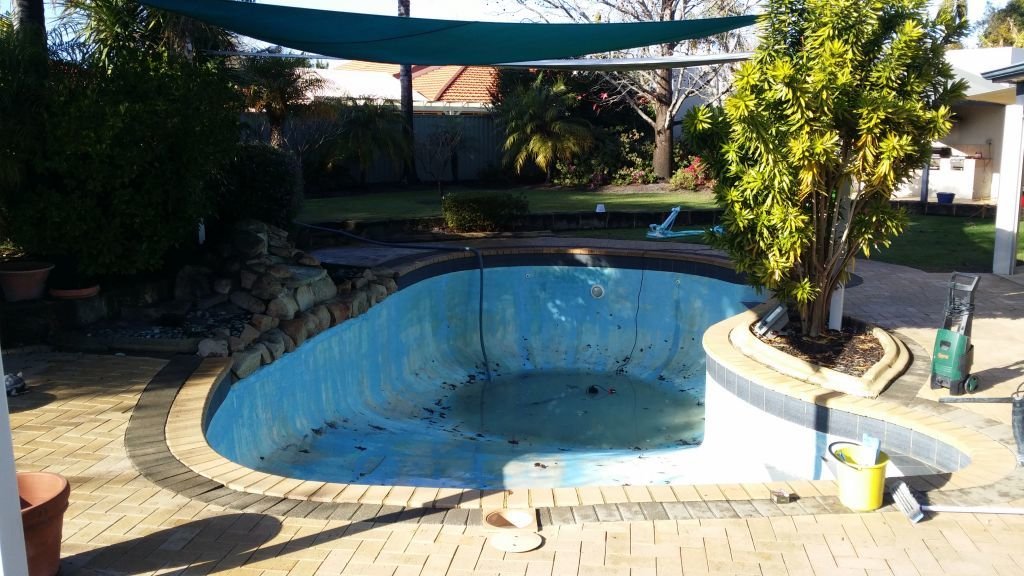 Pool Cleaning Service Thornlie – Bright and Blue Pool Painting ...