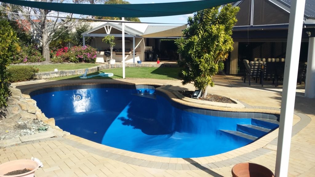 Pool Cleaning Service Thornlie – Bright and Blue Pool Painting ...