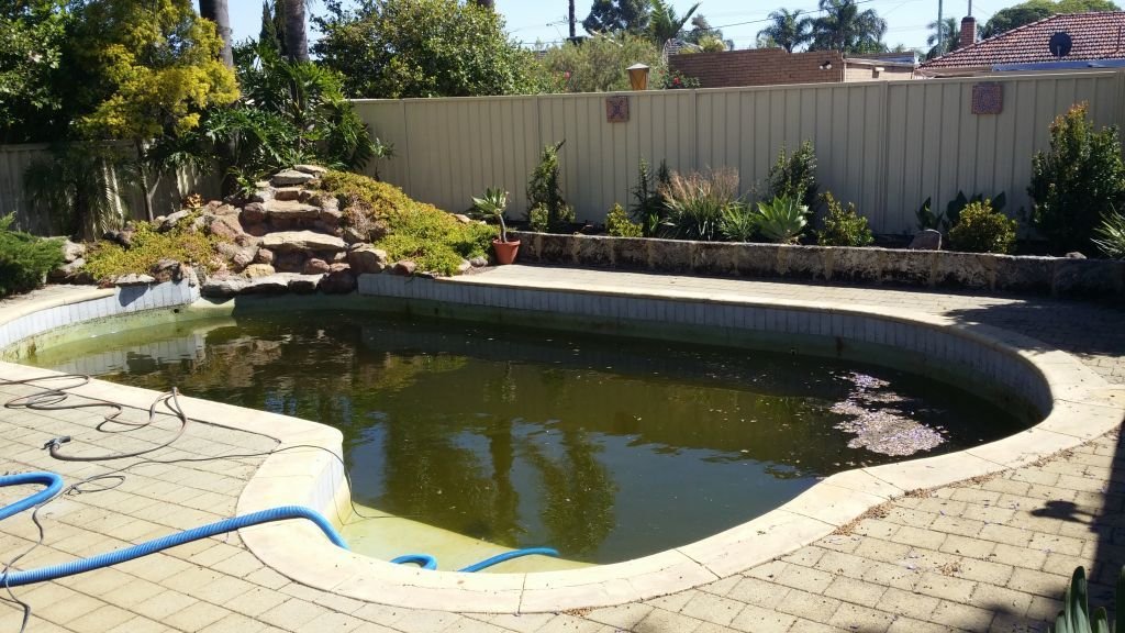 Pool Maintenance and Repairs Thornlie – Bright and Blue Pool Painting ...