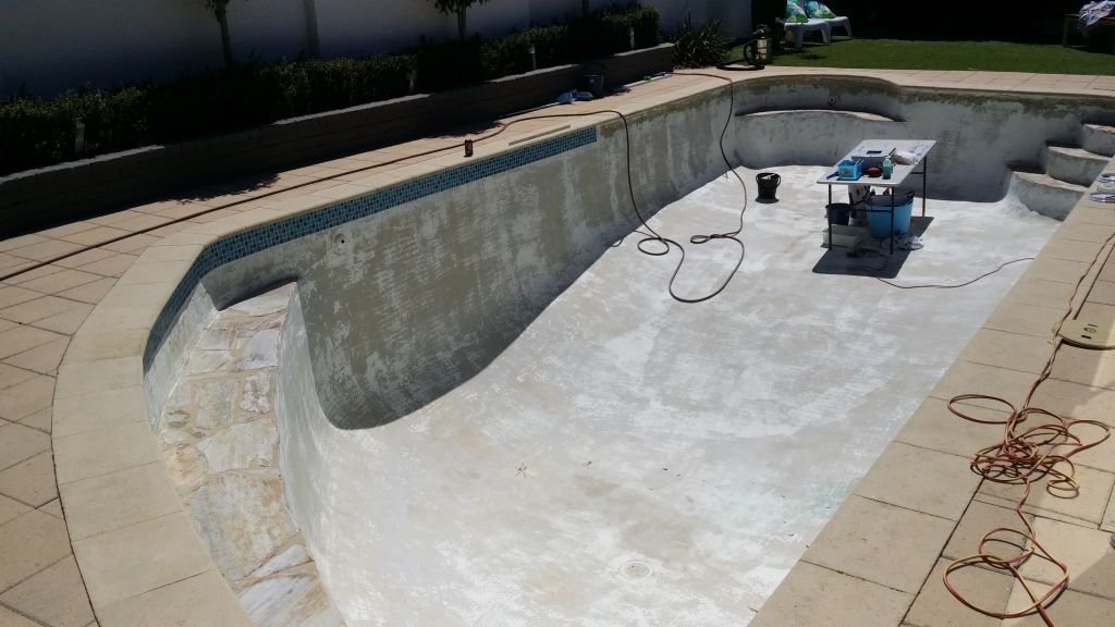 Pool Maintenance and Repairs Thornlie – Bright and Blue Pool Painting ...