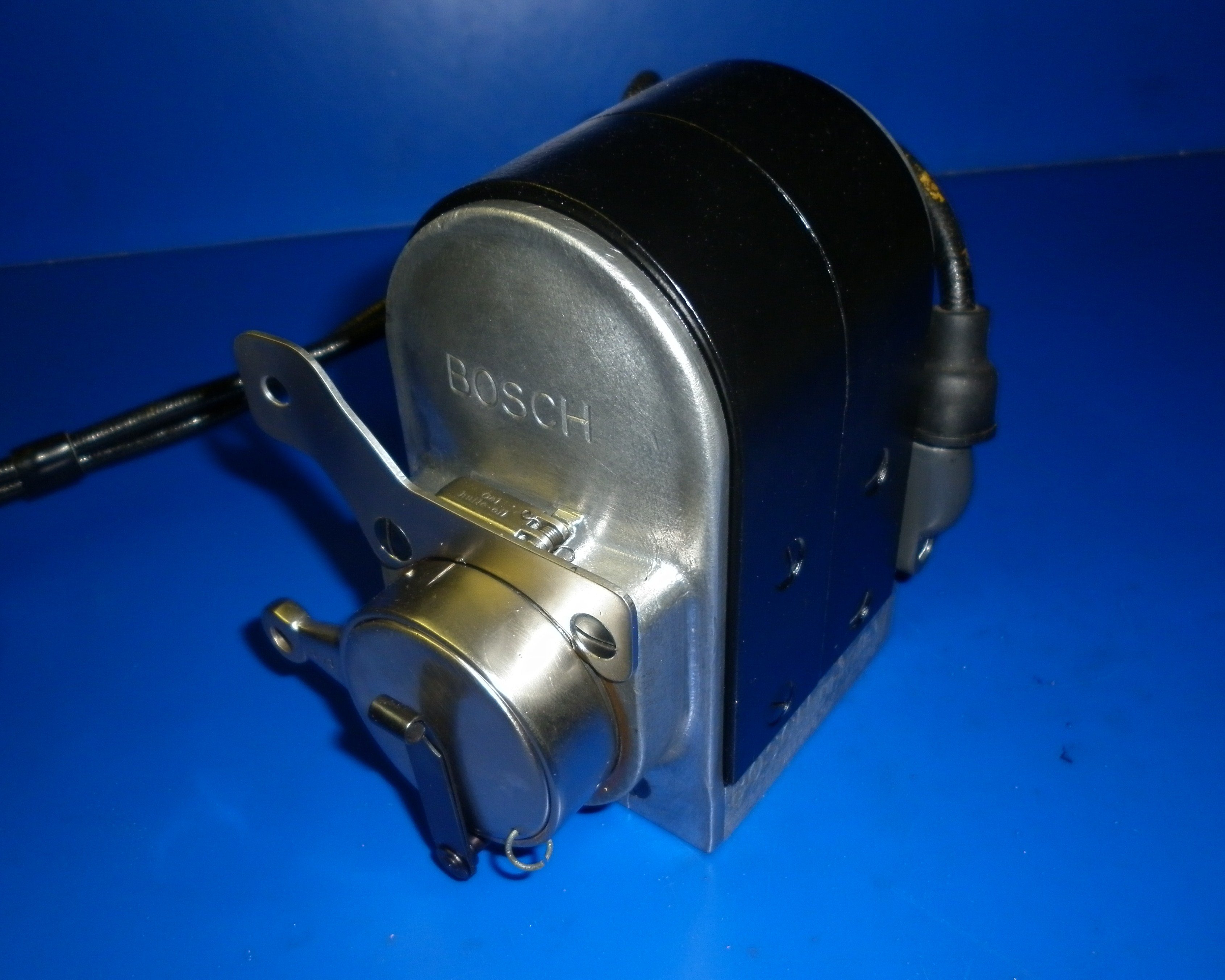 Help identifying Bosch magnetos