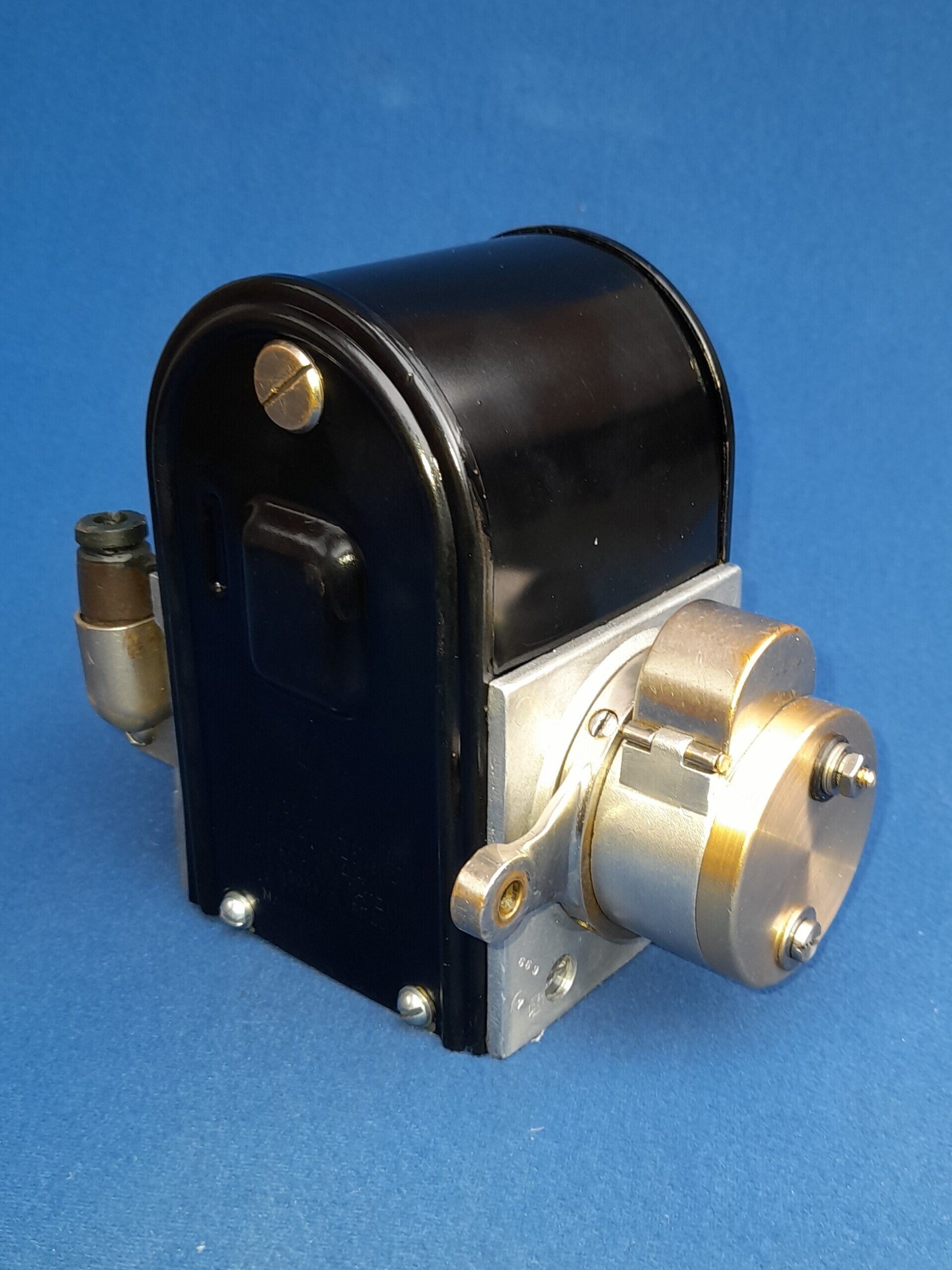 he Magneto Guys - Help identifying magnetos