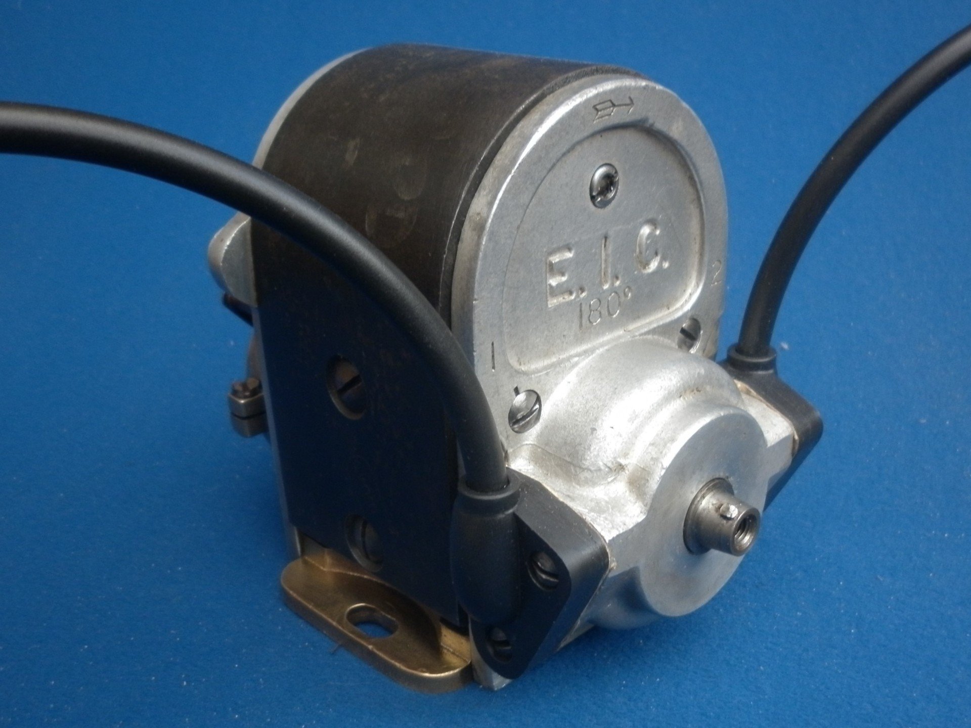 he Magneto Guys - Help identifying magnetos