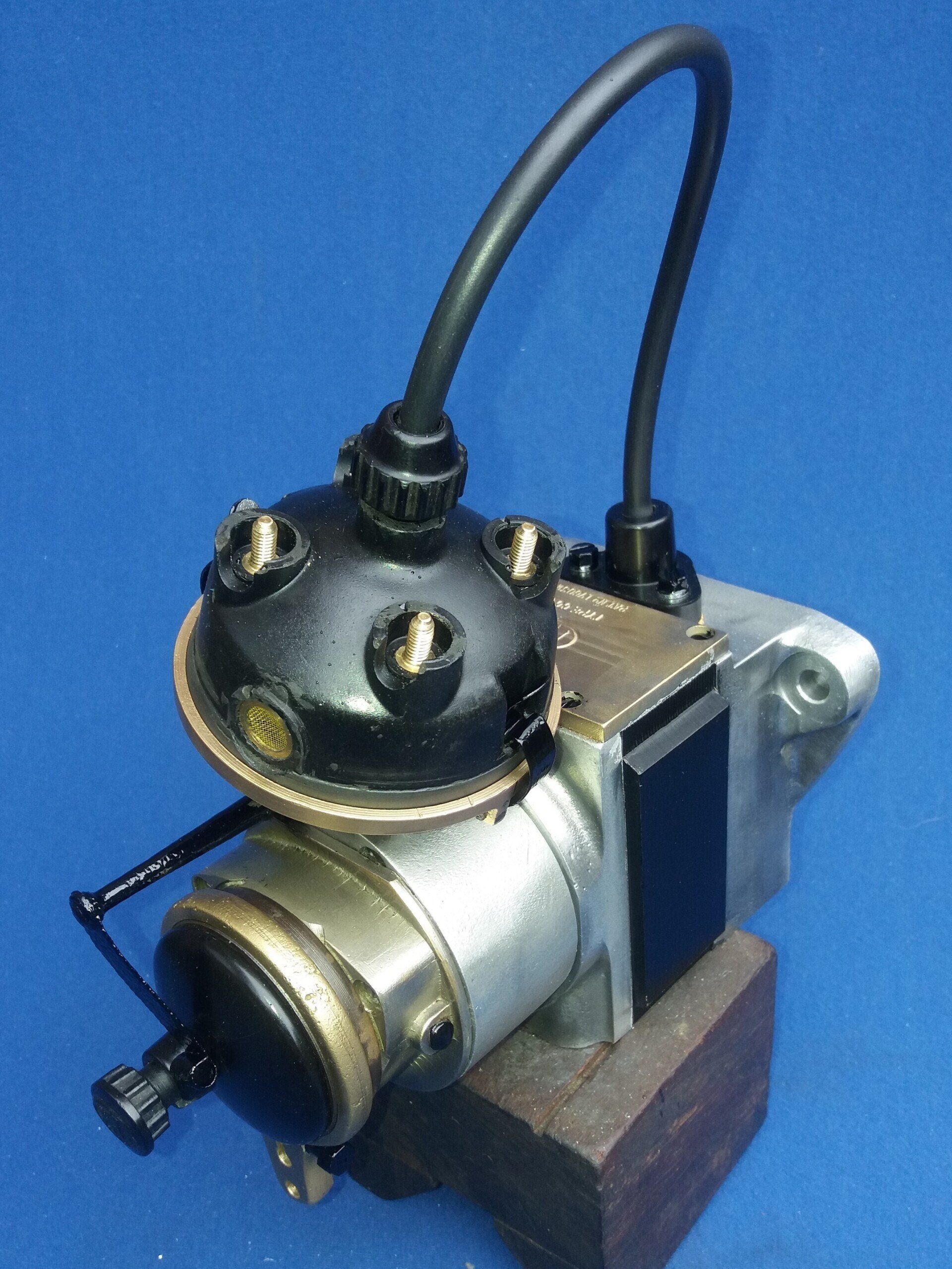 he Magneto Guys - Help identifying magnetos