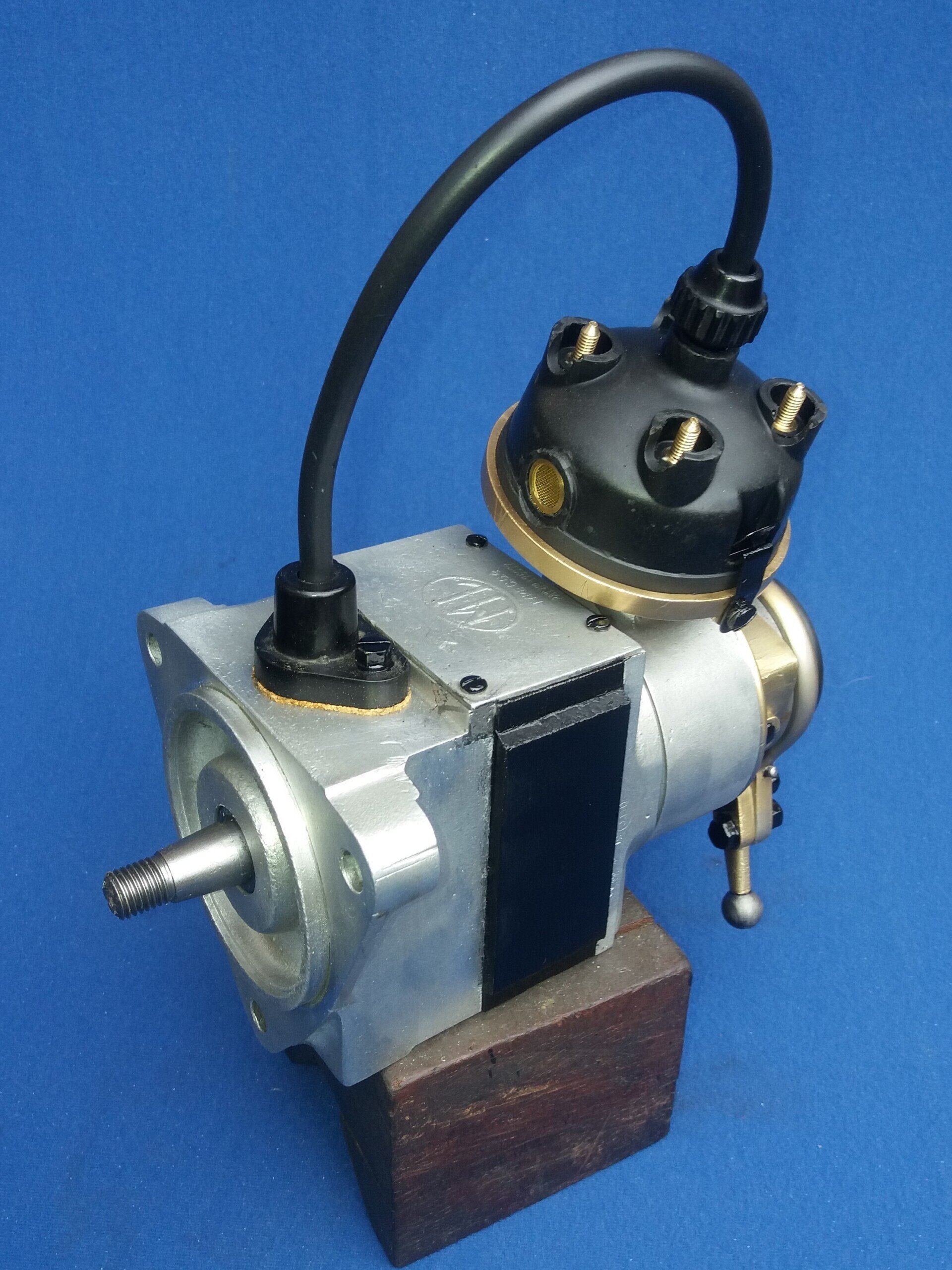 he Magneto Guys - Help identifying magnetos