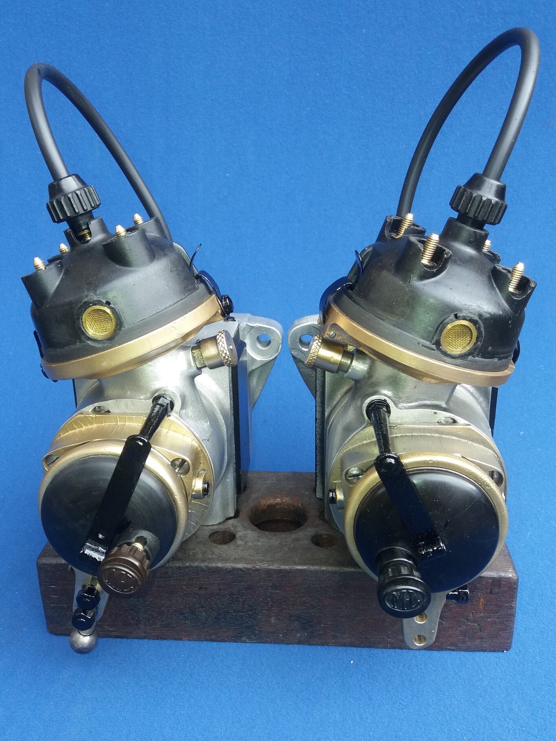 he Magneto Guys - Help identifying magnetos