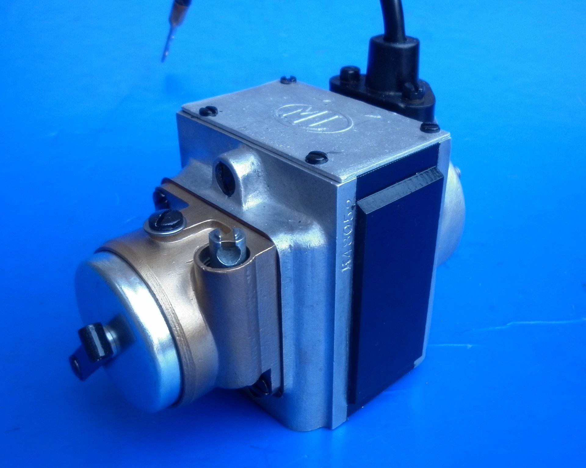 he Magneto Guys - Help identifying magnetos