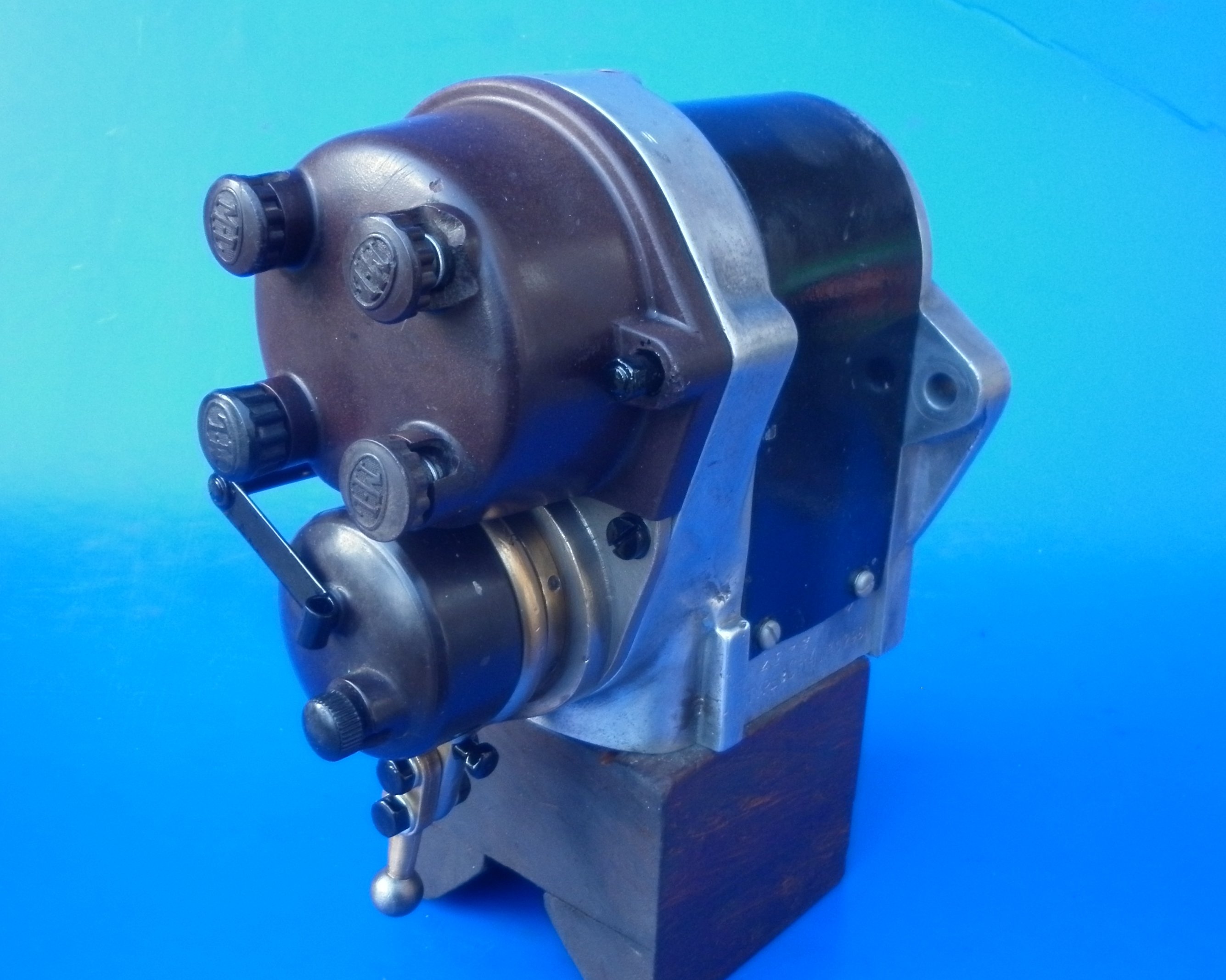he Magneto Guys - Help identifying magnetos