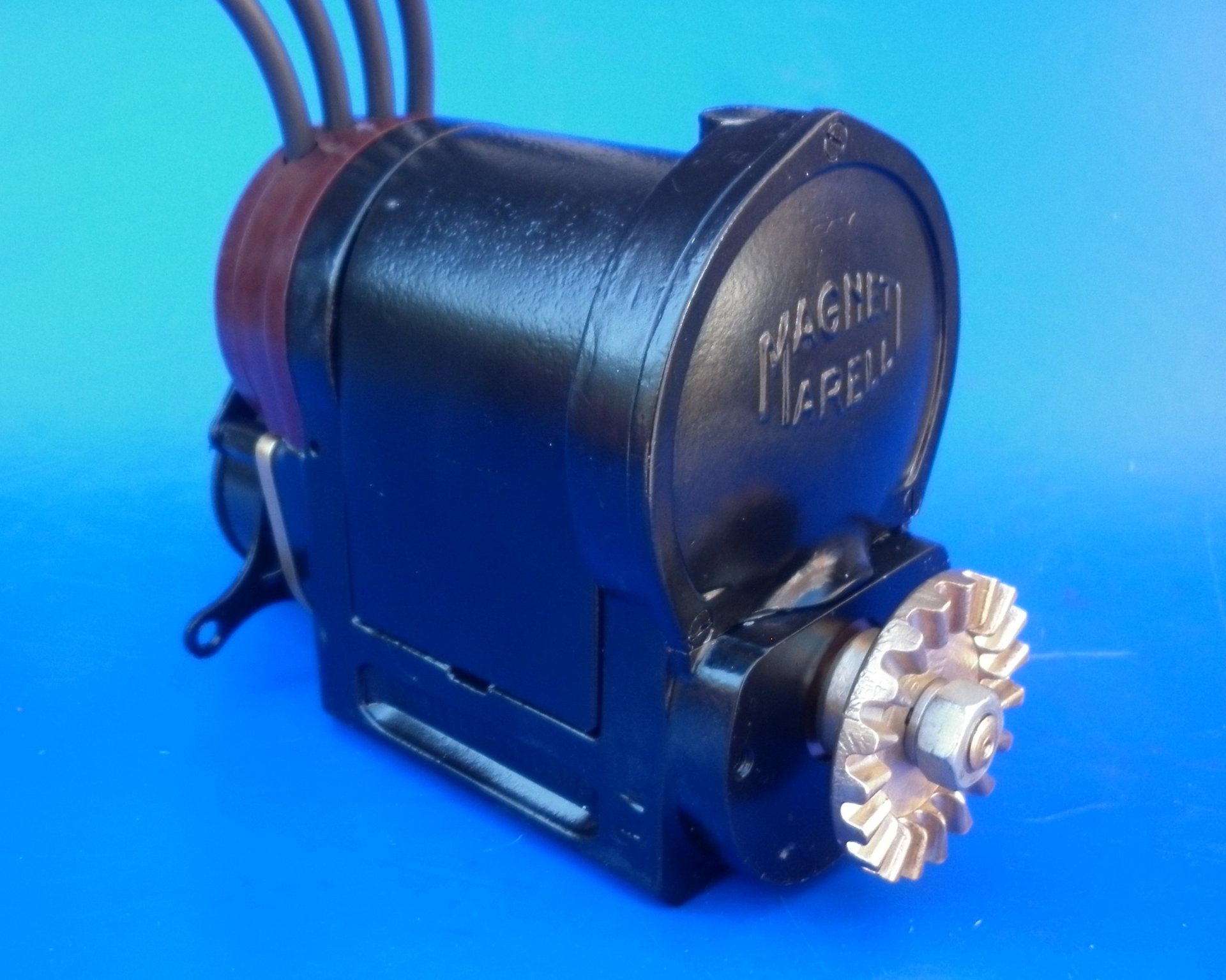 he Magneto Guys - Help identifying magnetos