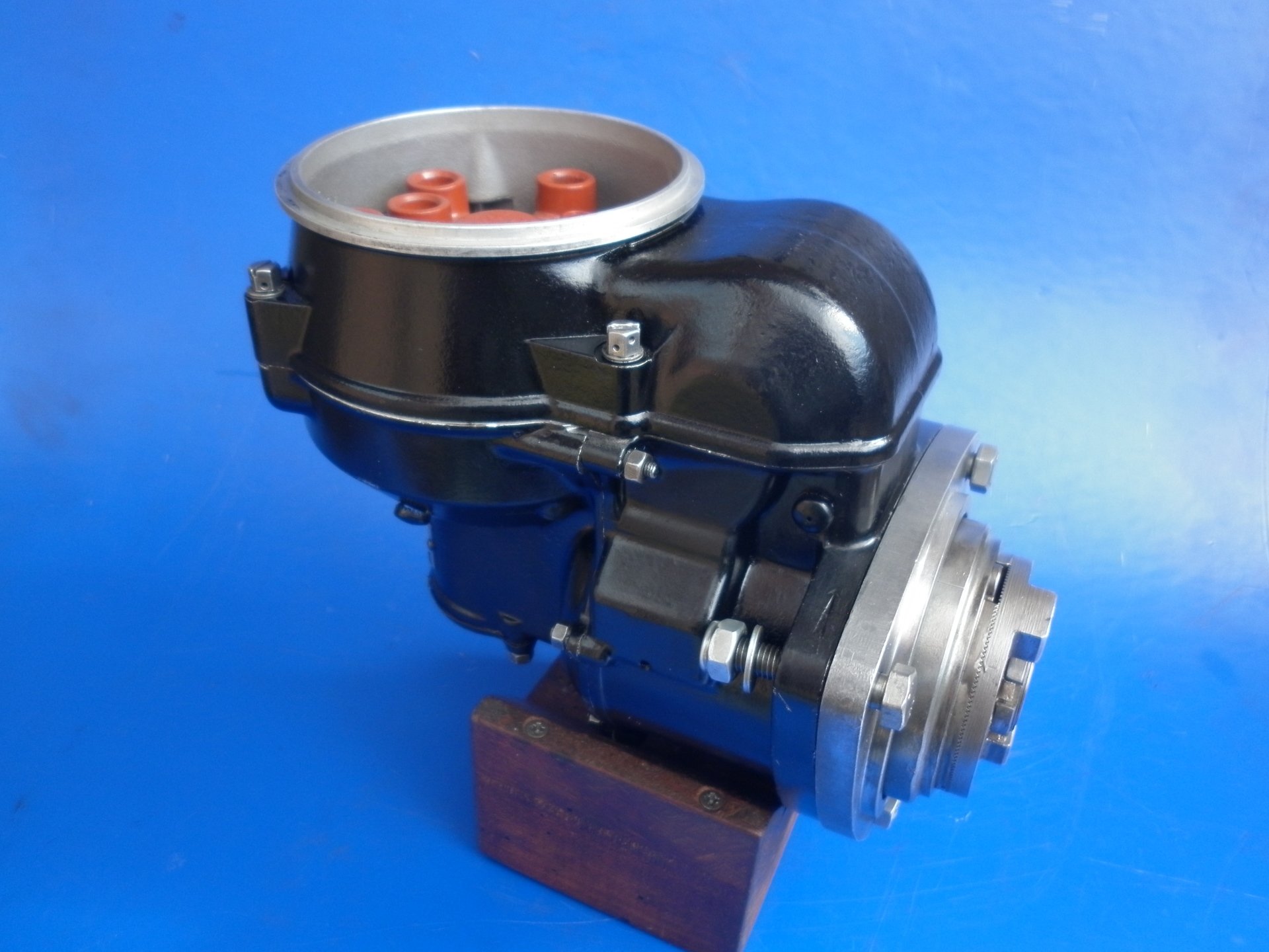 he Magneto Guys - Help identifying magnetos