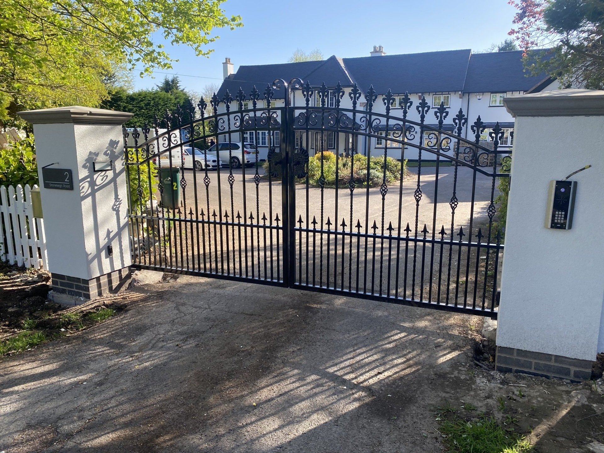 Robust and affordable metal gates, Gates R Us