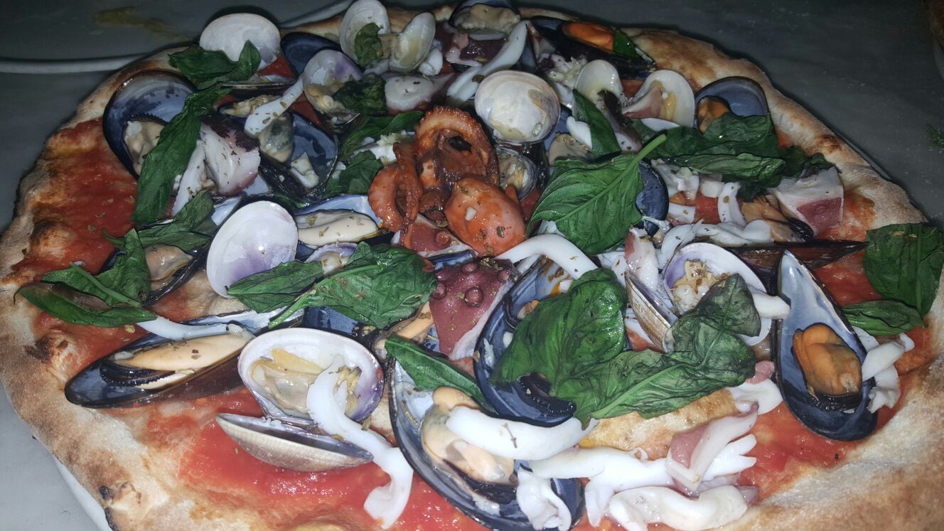 Pizza napoletana | Cercola | Napoli | Ristorante Pizzeria Ever Green