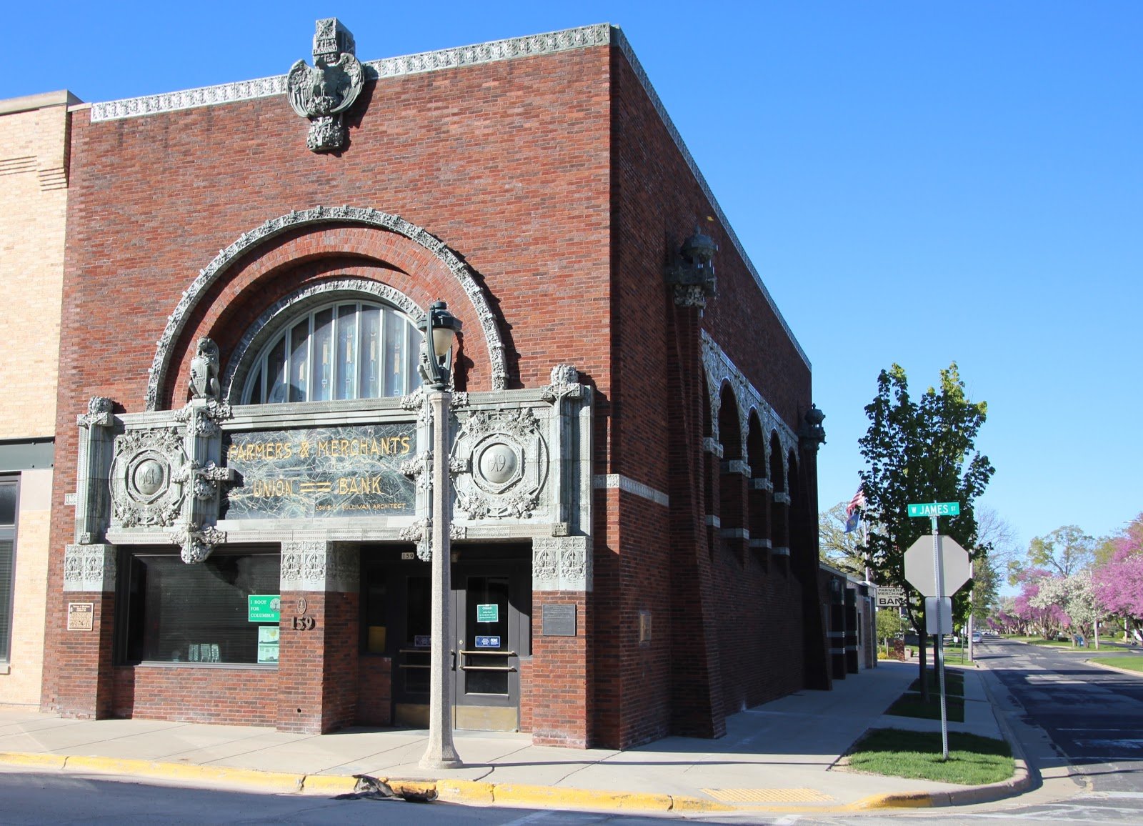 Farmers & Merchants Union Bank