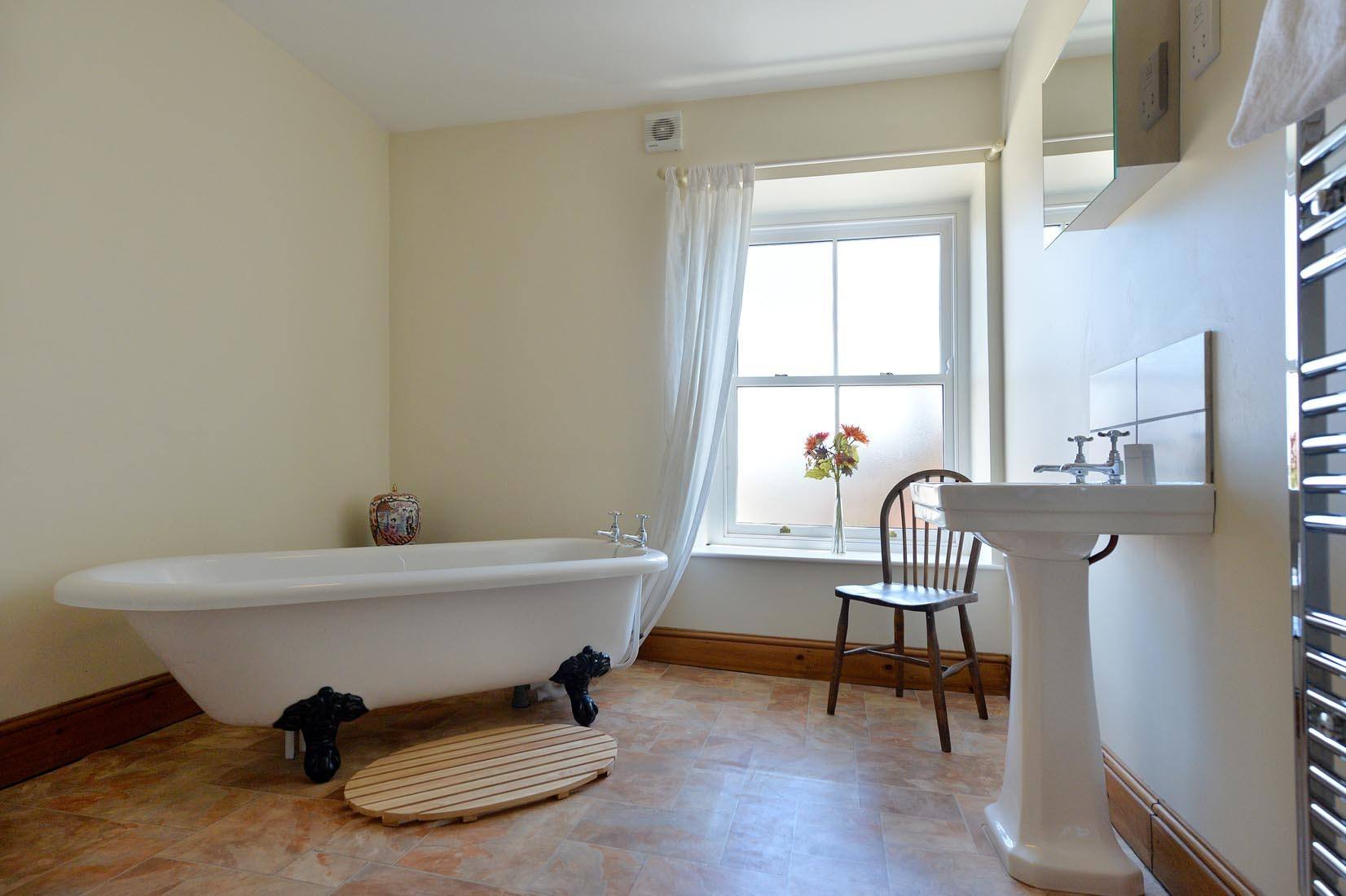 7 Luxury holiday cottages in Whitby with panoramic sea views