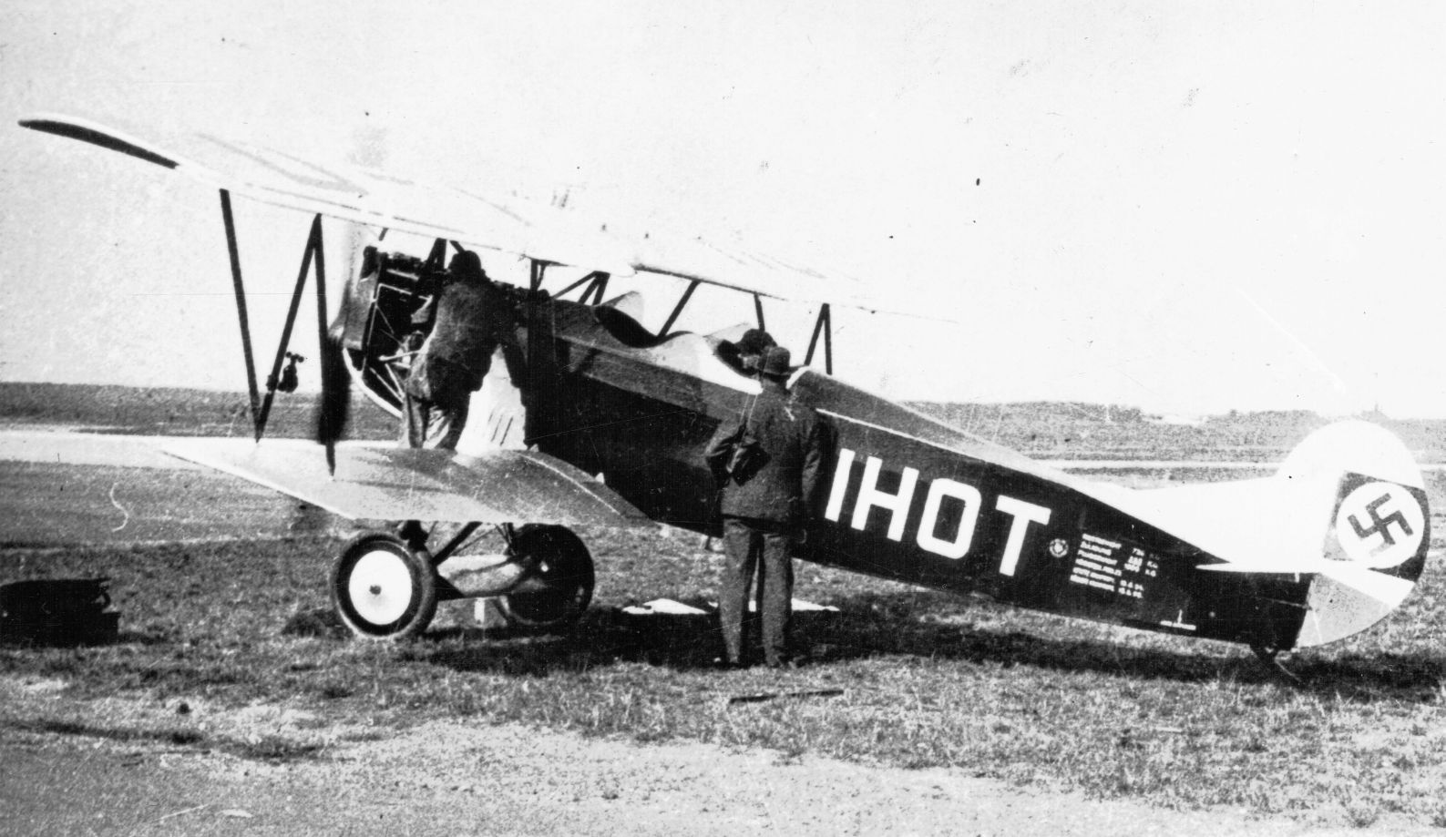 The history of Fokker and his airplanes.