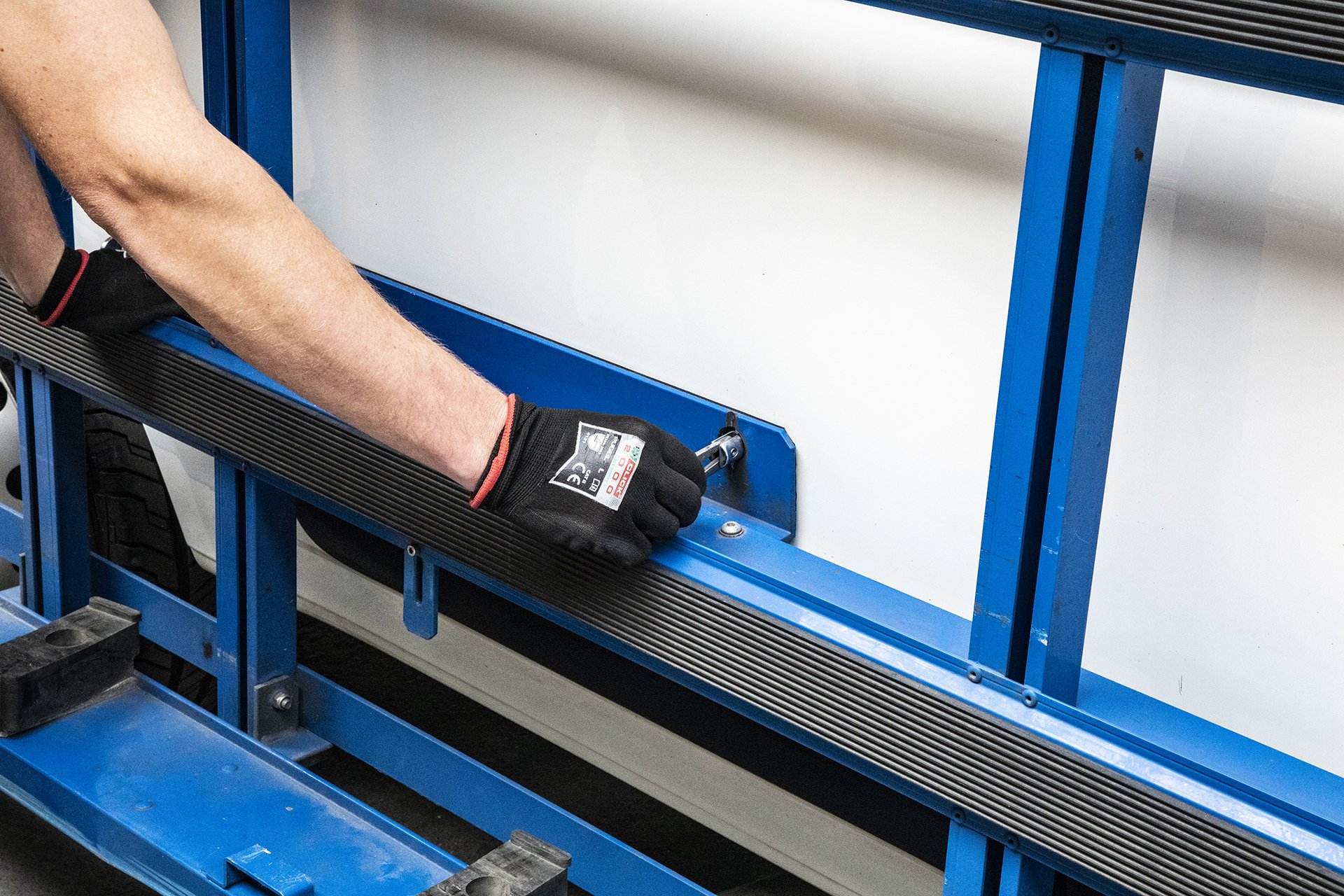 Pole system glass frail | Top Fleet - The Ultimate Glass Racks