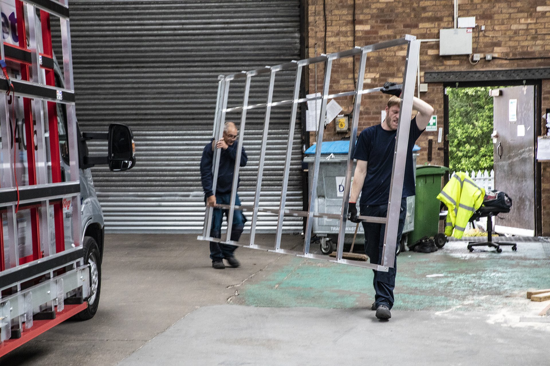 Strap system frame rack | Top Fleet - The Ultimate Glass Racks