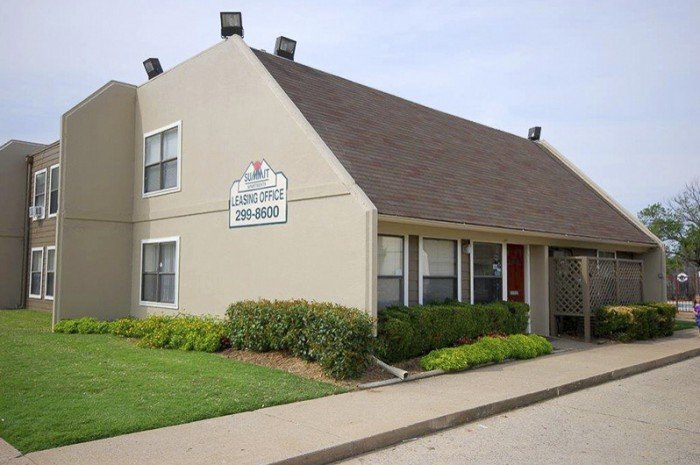 Summit Apartments - Summit Apartments