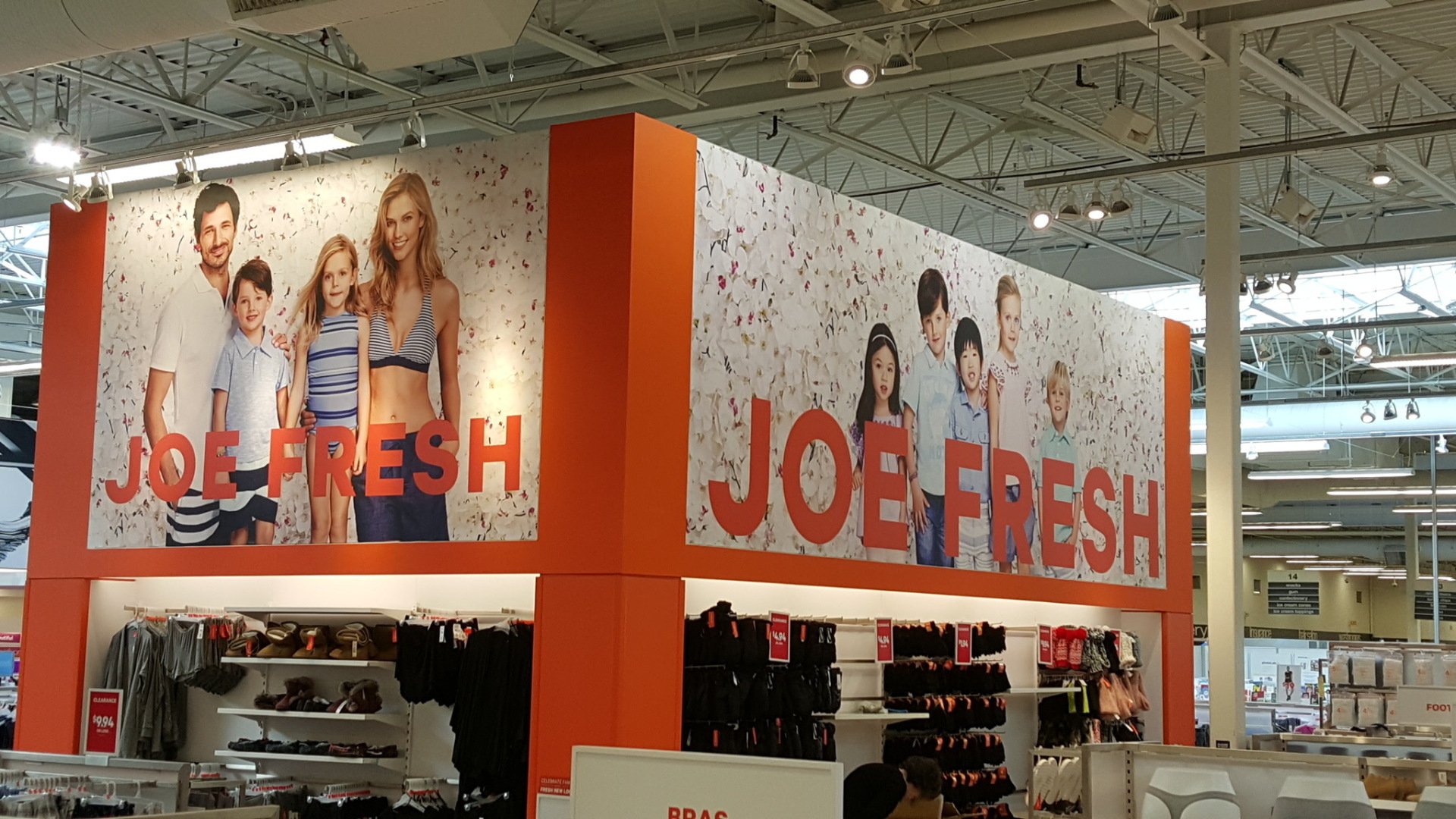 Retail Graphic Custom Signs in Victoria, BC