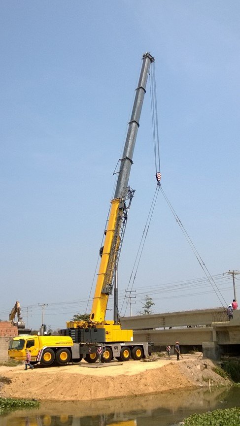 GRUAS MANIOBRAS Y MONTAJES S.A.S.