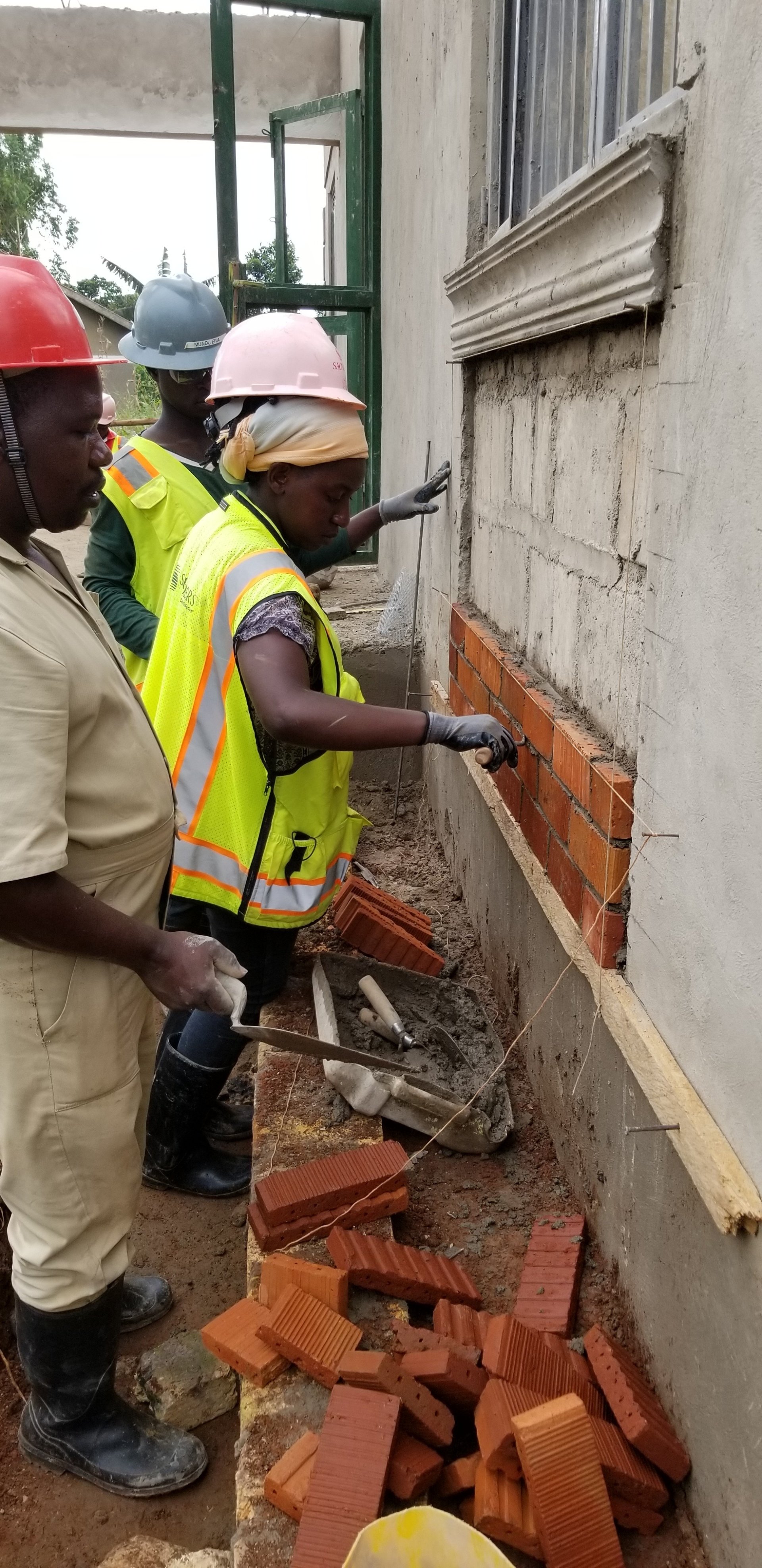 Setting the decorative half bricks