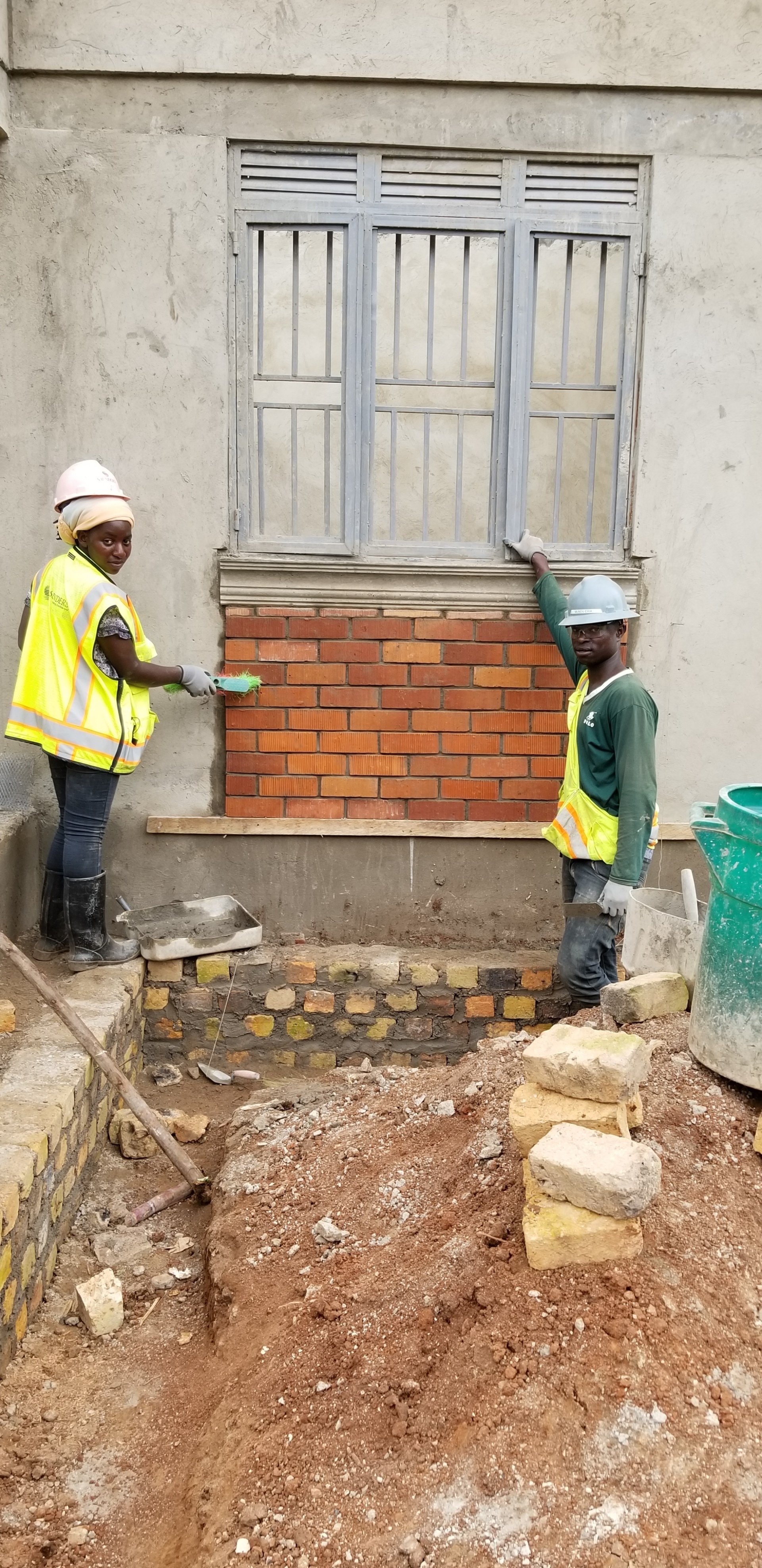 Setting the decorative half bricks