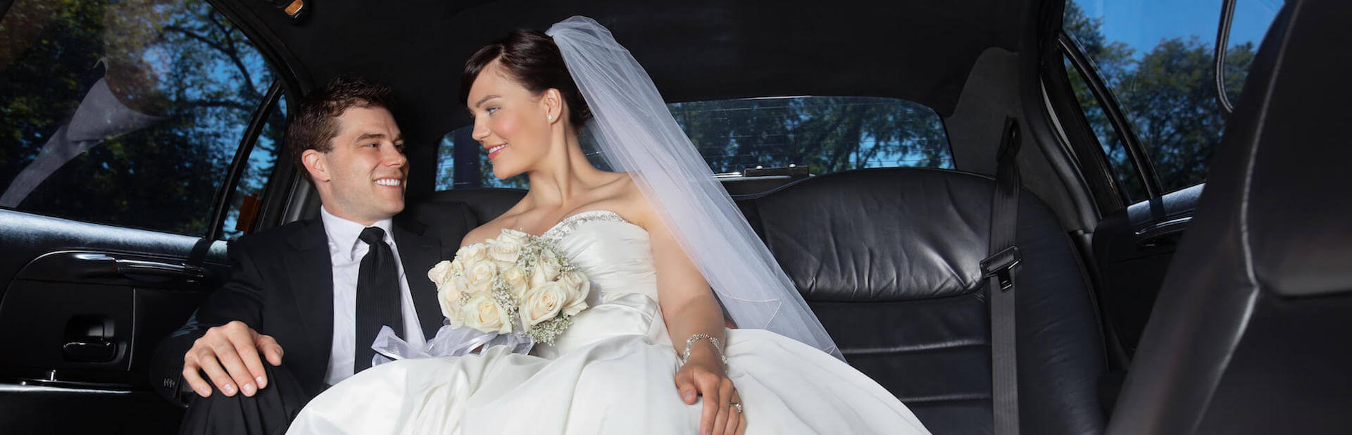 Wedding limo service Des Moines | Limousines and Party Buses