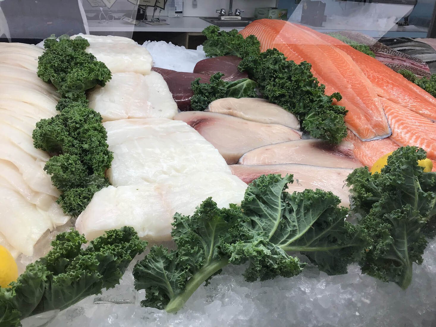 Albertson Seafood Market - Albertson, NY