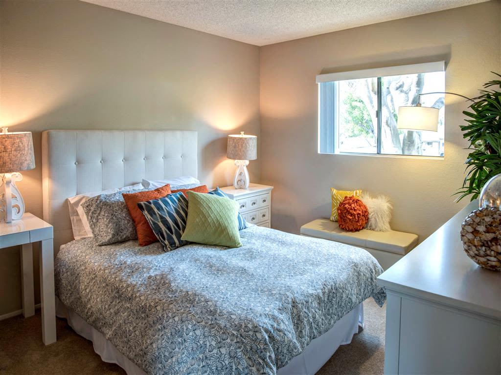Oceanside, CA Apartments | River Oaks