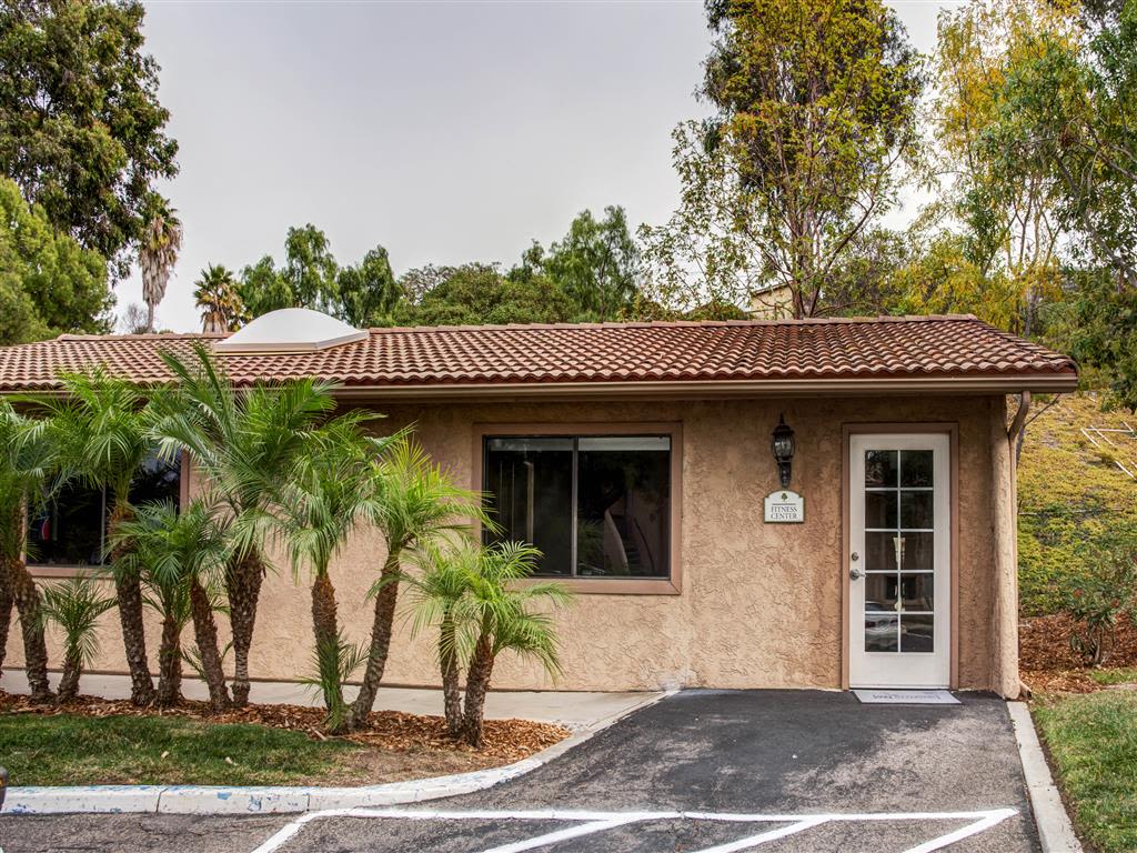Oceanside, CA Apartments | River Oaks