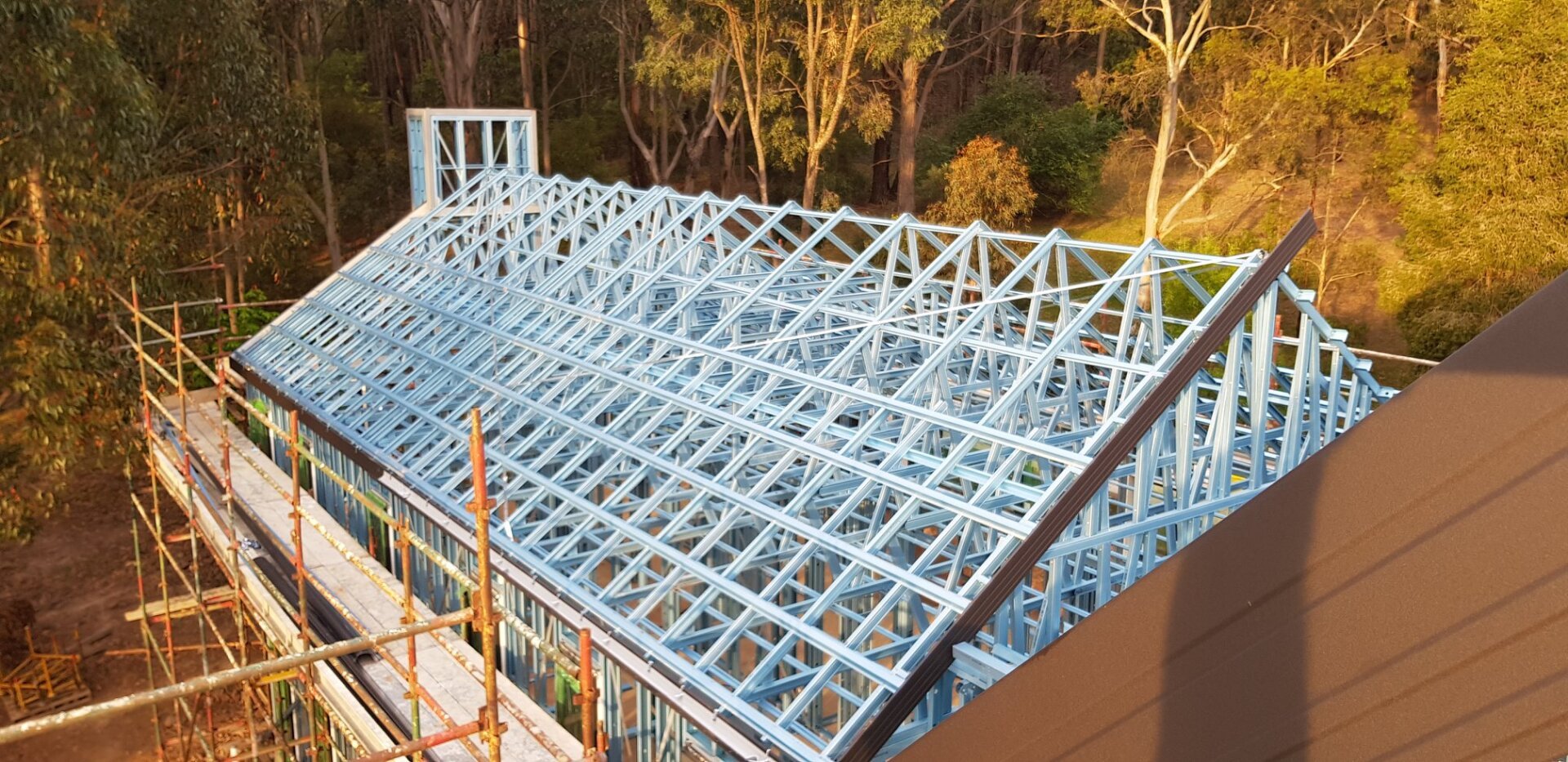 Steel Frame Solutions | Prefabricated steel wall frames & roof trusses