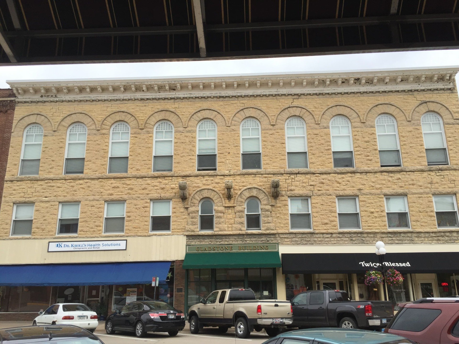 Gladstone Building - Siewert Rentals