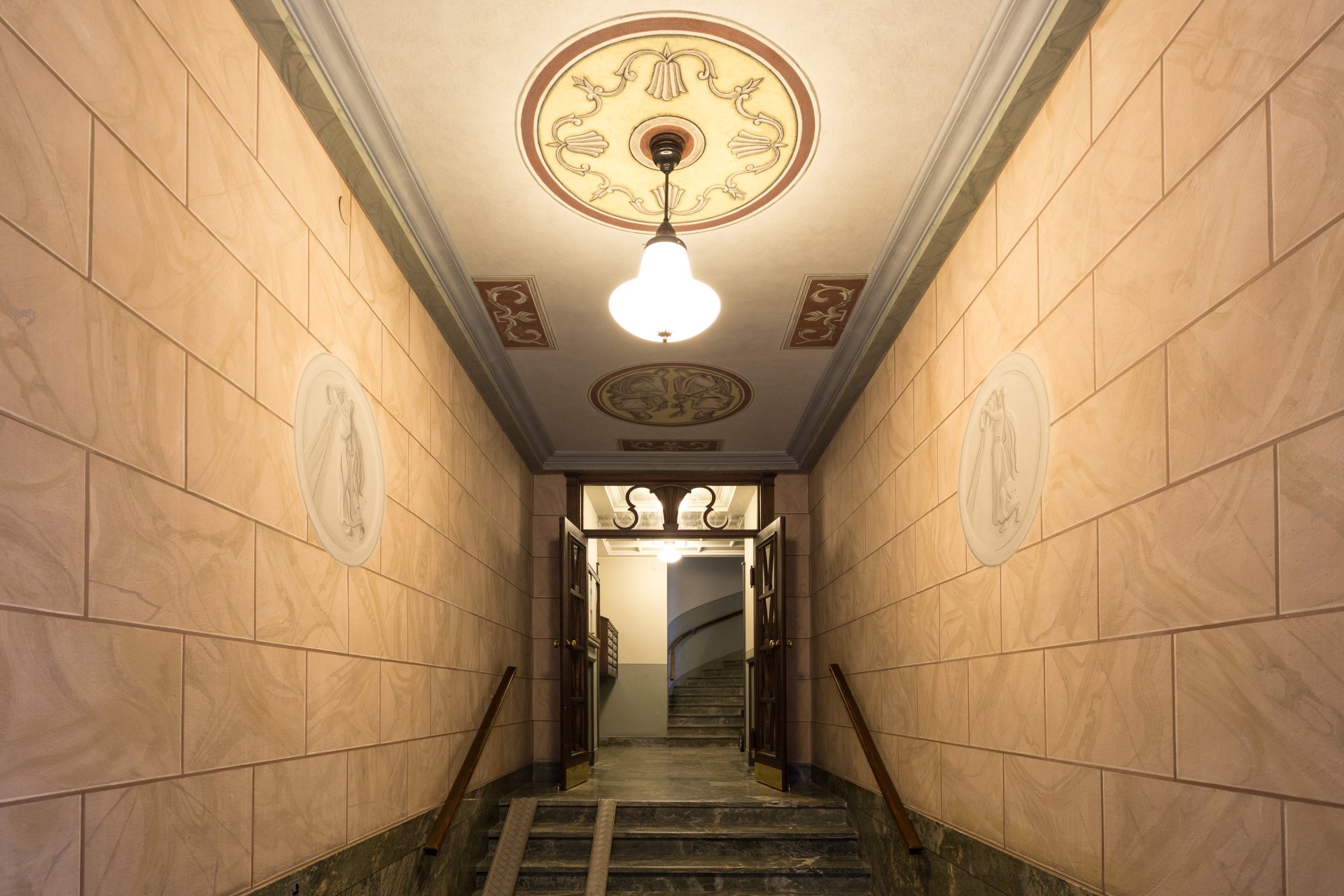 Trapphusmålning - Dekorativt & traditionellt - Säker Bostad AB