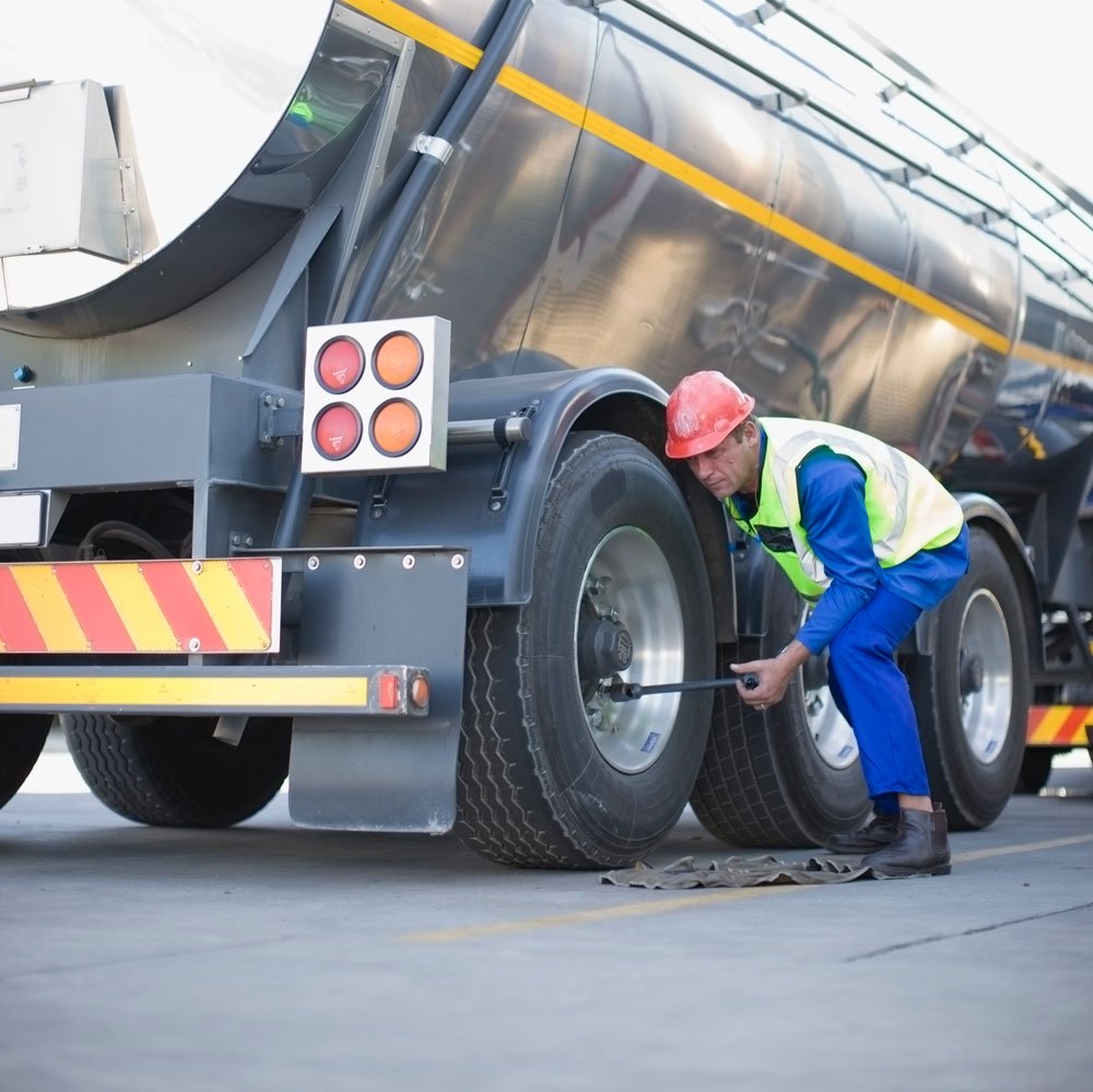 Heavy vehicle recovery | Penllain Garage