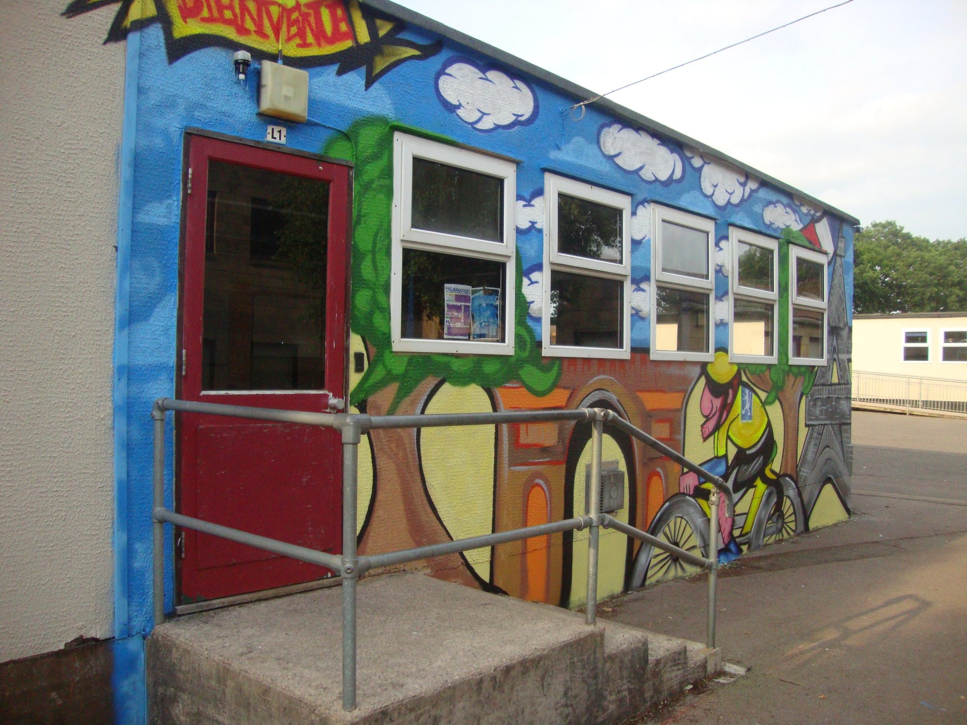 Graffiti Mural Projects for Schools, Youth Clubs and Community Groups.