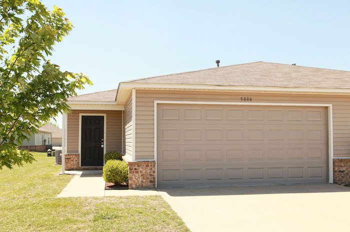Glen Eagles III Duplexes - McGraw Realtors